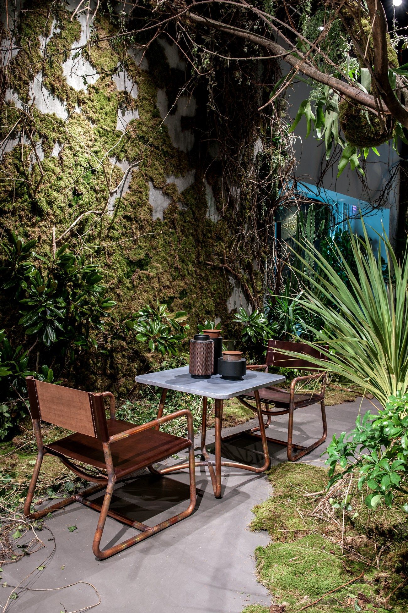 RIMINI | Table By BAXTER design Paola Navone