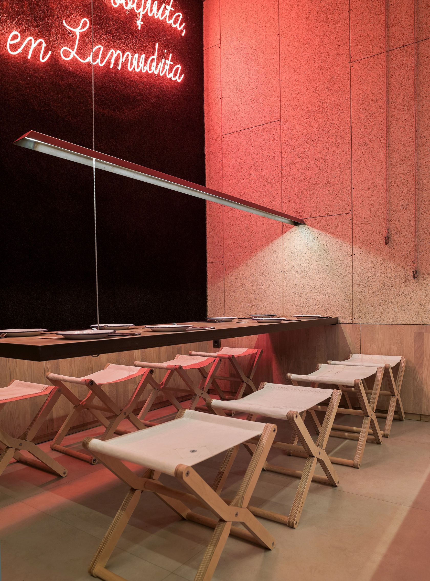 RIS | Stool By DVELAS design Enrique Kahle