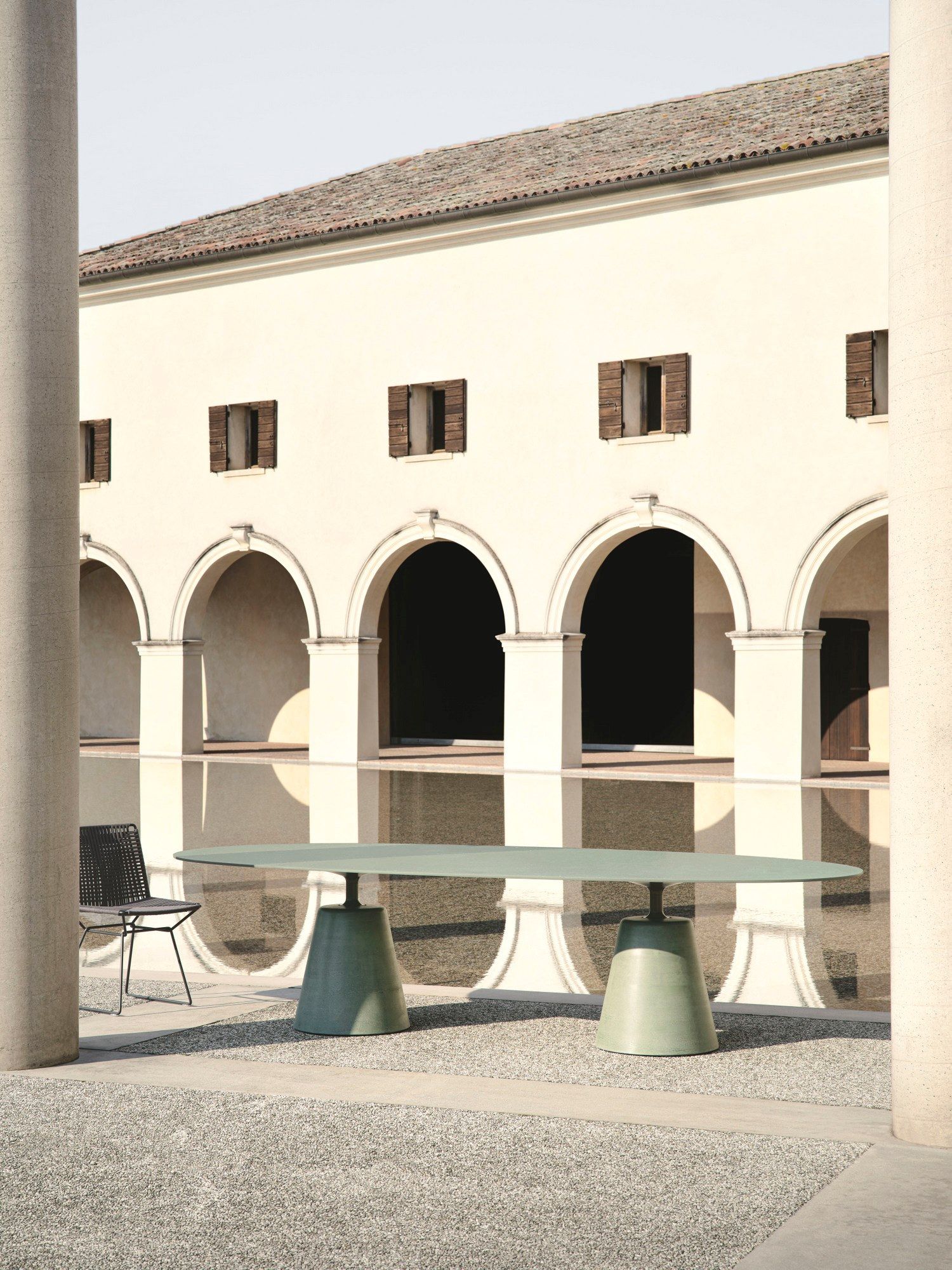 ROCK TABLE Oval table By MDF Italia