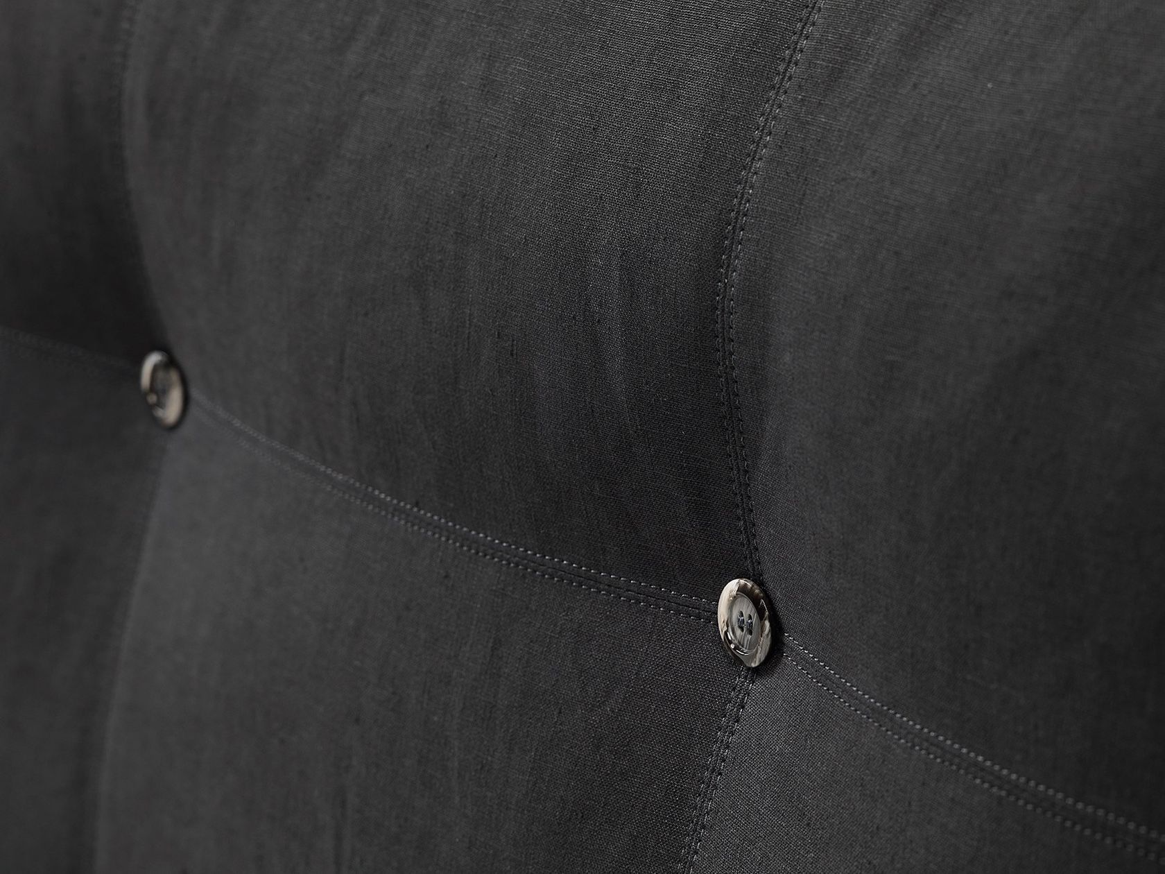 ROD 床 By Living Divani | design Piero Lissoni