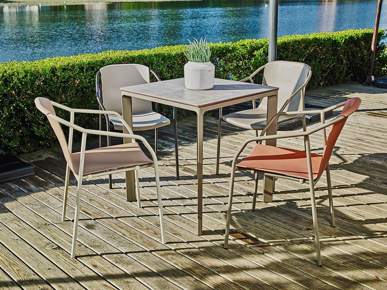 ROD Chair By Ezpeleta