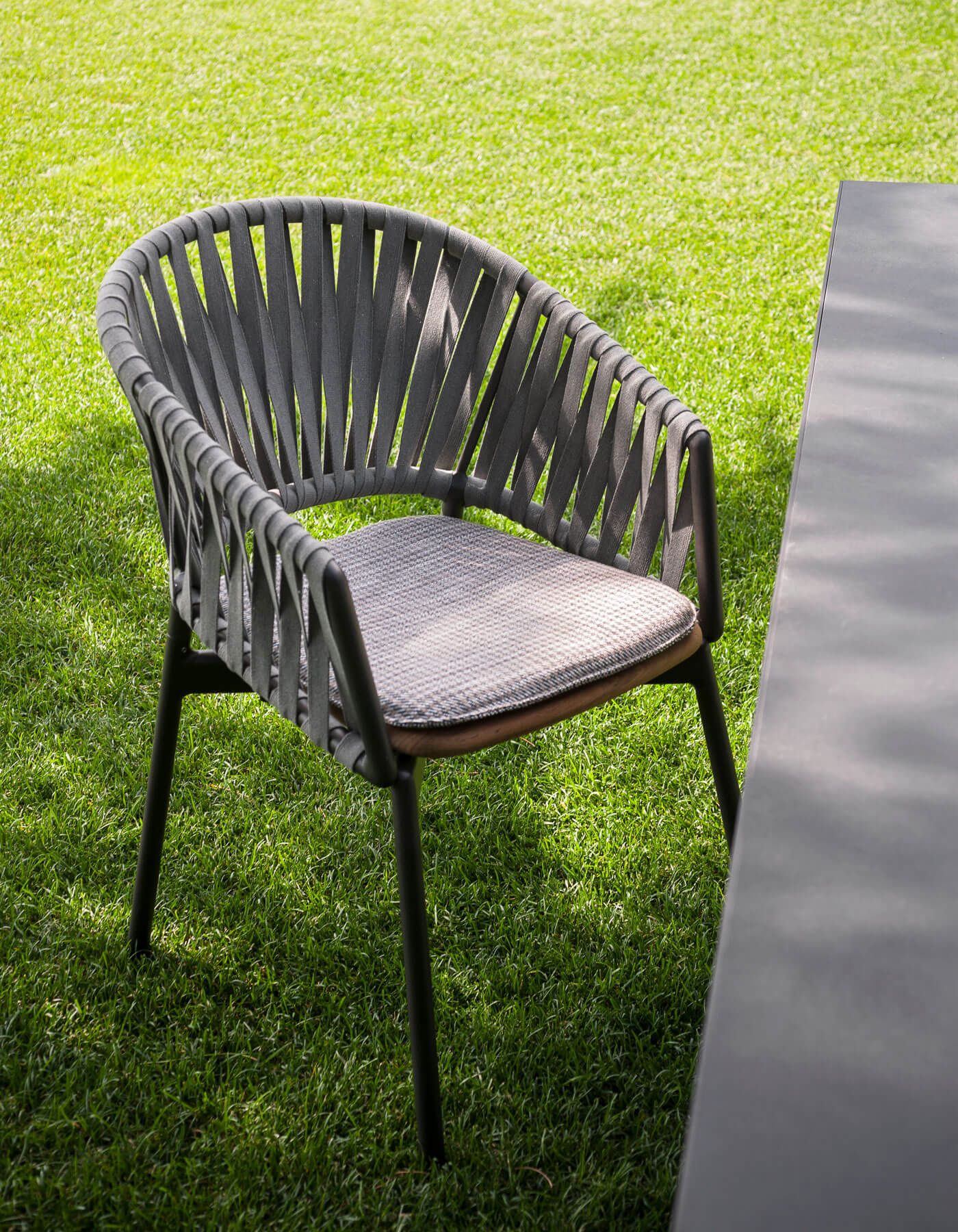 PIPER 122 Low lounge chair By RODA | design Rodolfo Dordoni