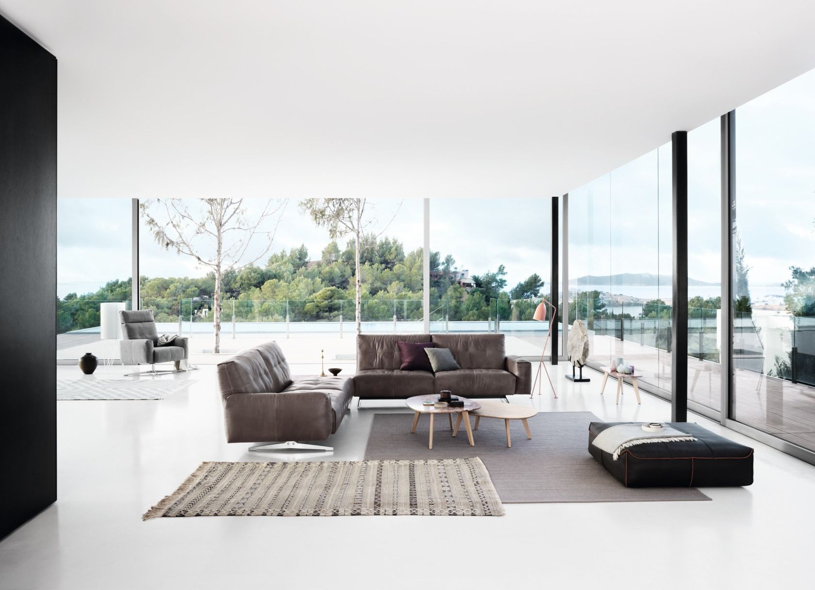 ROLF BENZ 50 Tufted leather sofa By Rolf Benz | design Beck Design