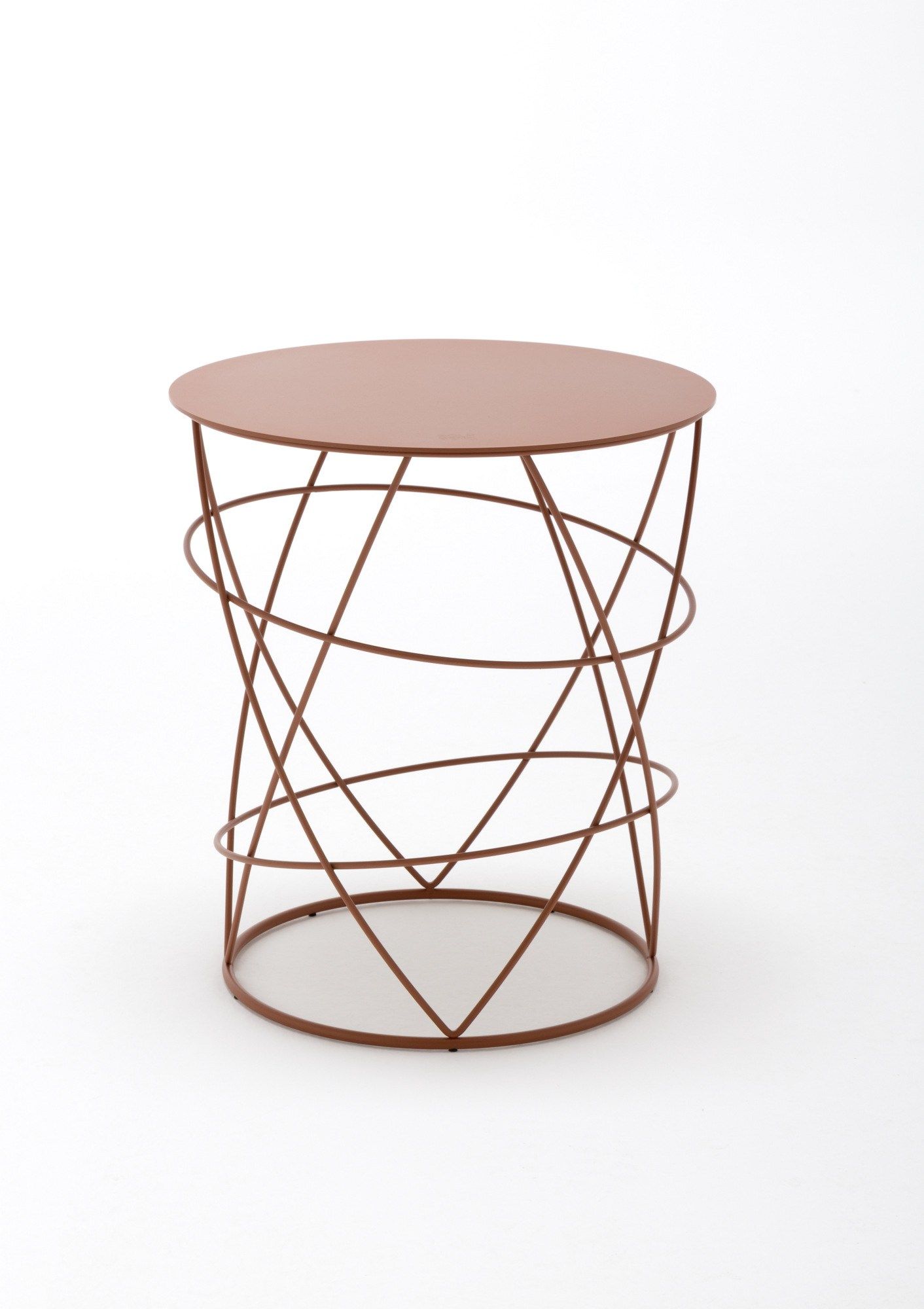 ROLF BENZ 942 Round metal coffee table By Rolf Benz | design Annette Lang