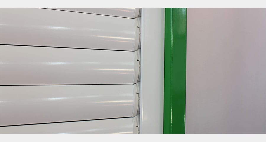 Persiana enrollable motorizada de aluminio con lamas orientables ...