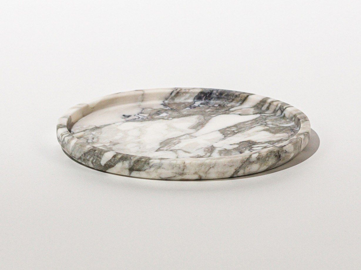 Round marble tray ROUND PLATE ARABESCATO By Maami Home design Fábio ...