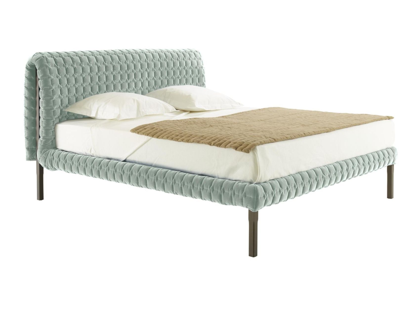 RUCHÉ 床 By Ligne Roset | design Inga Sempé