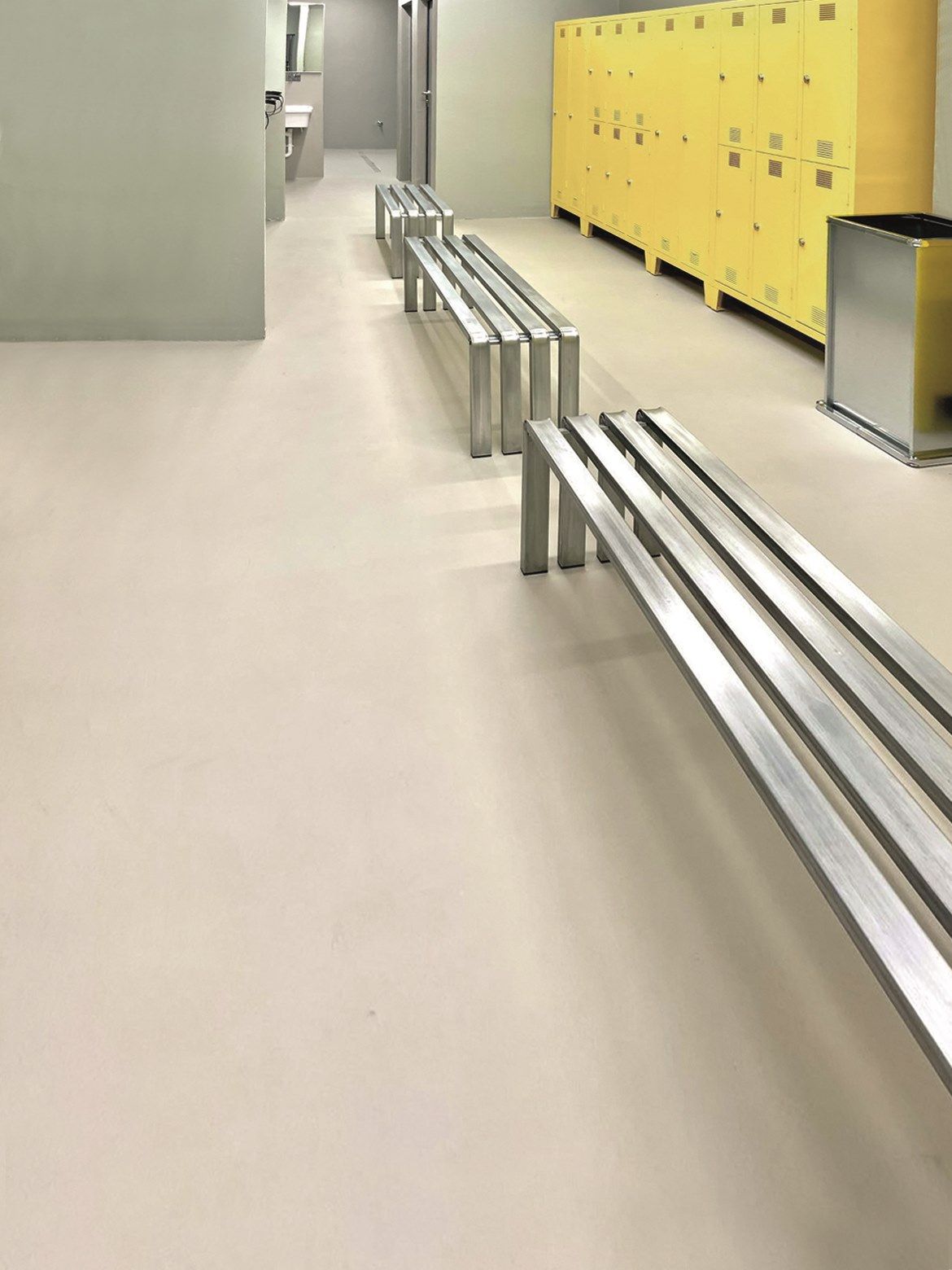 RUNWAY | Galvanized steel bench By Situér