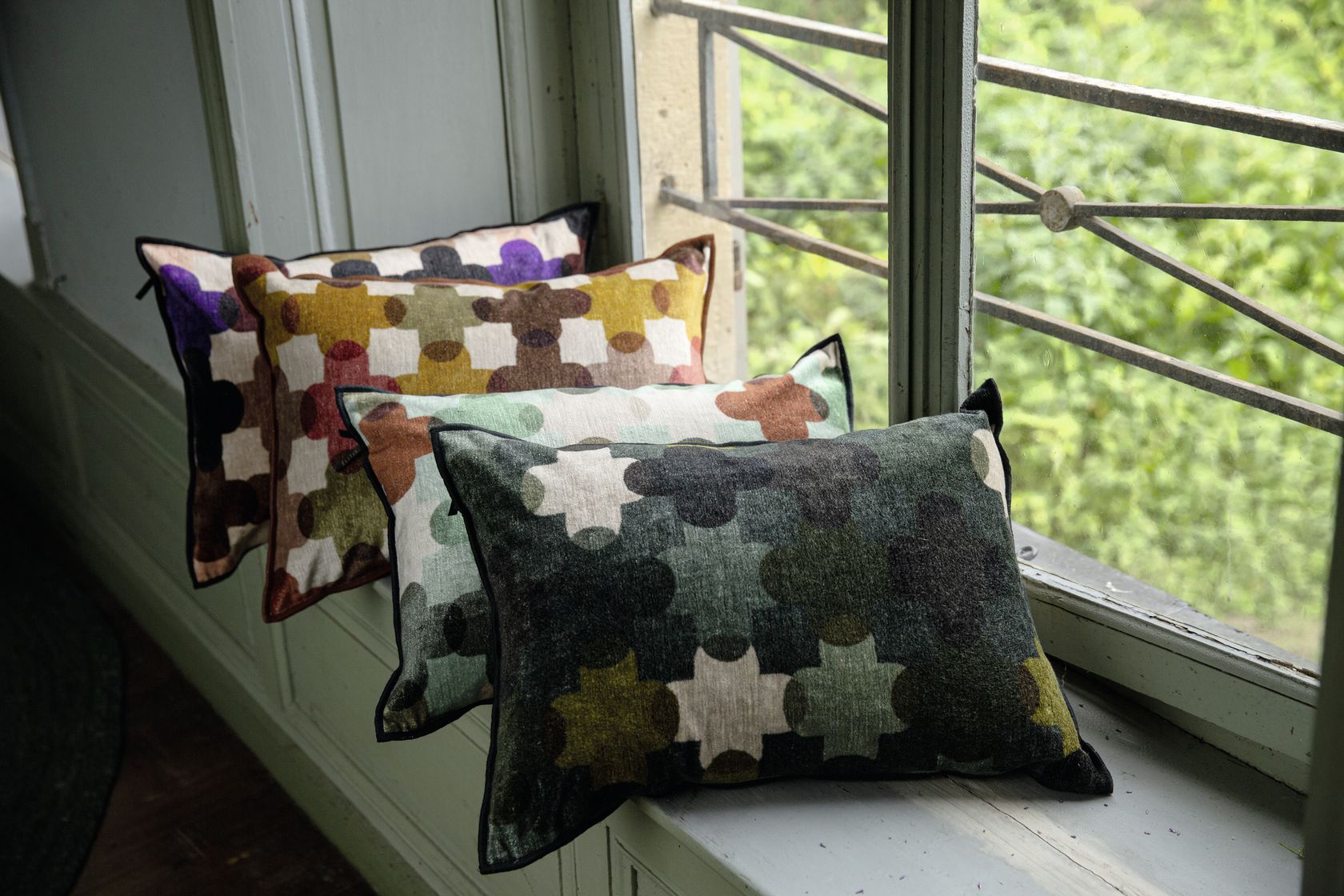 SAINT PAUL Motif velvet cushion By Élitis