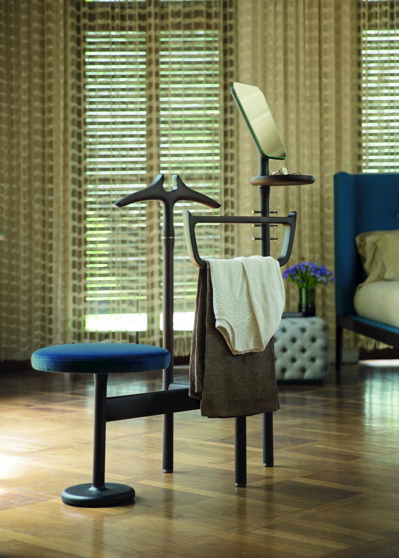 Stummer Diener aus Walnuss SAM By Porada Design Carlo Ballabio