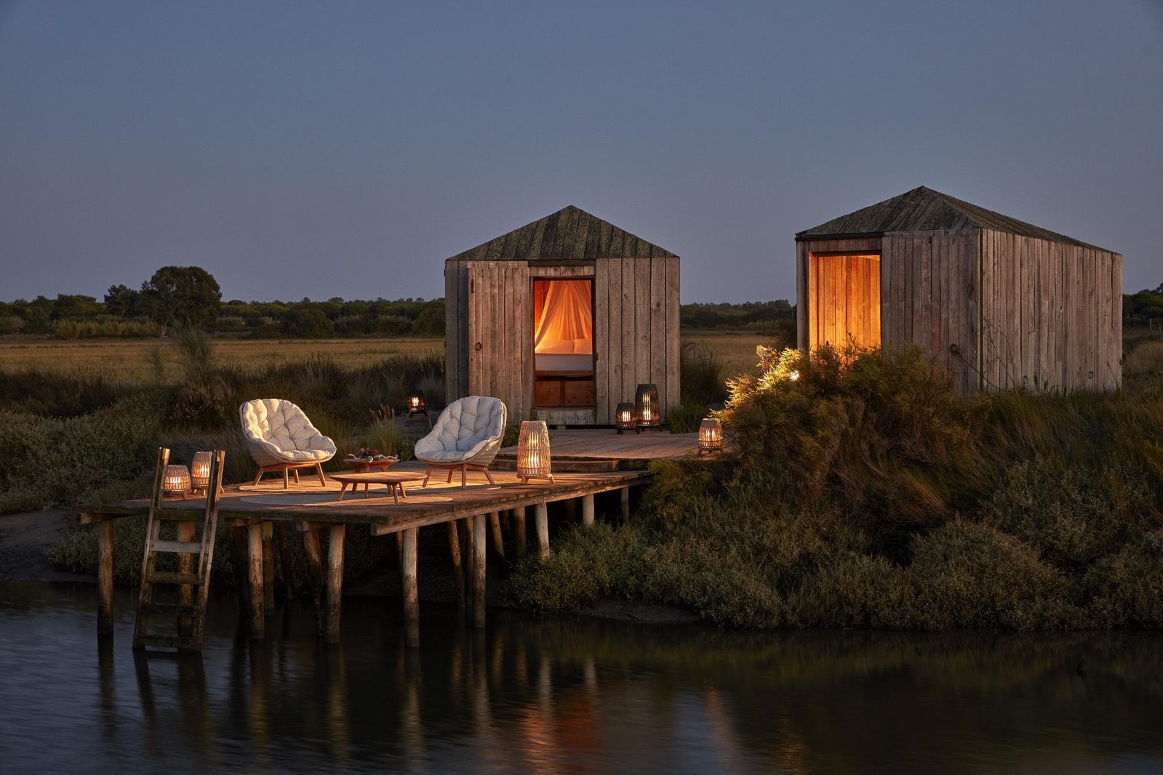 SANDUA | Garden armchair with armrests By MANUTTI design Robin Hapelt