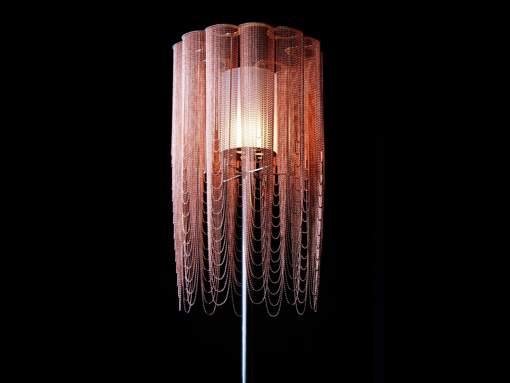 SCALLOPED LOOPED 落地灯 By Willowlamp | design Adam Hoets