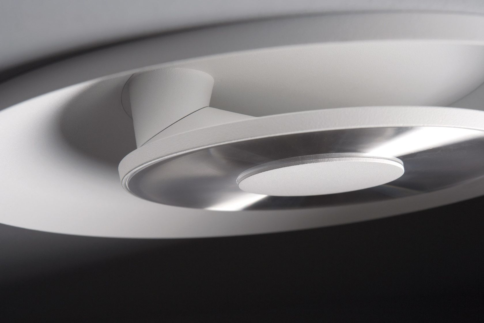 LED indirect light adjustable ceiling lamp SCOTTY By Modular Lighting ...