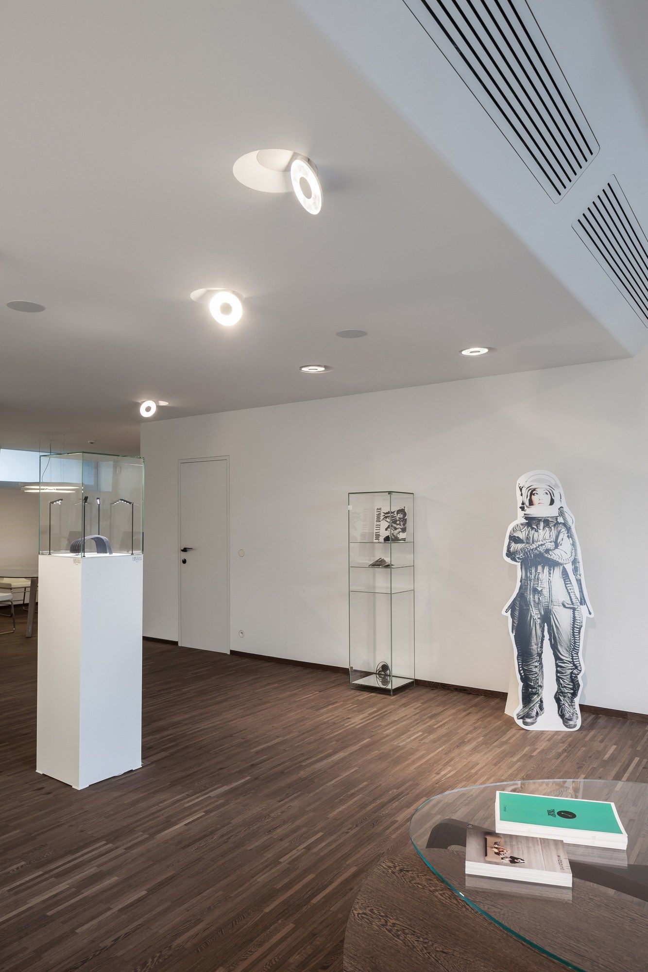 LED indirect light adjustable ceiling lamp SCOTTY By Modular Lighting ...