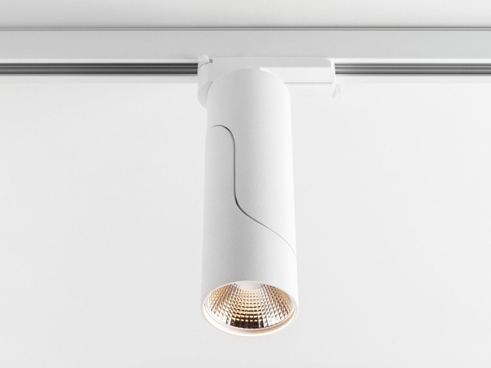 SEMIH 61 | Track-Light By Modular Lighting Instruments design Jeffrey ...