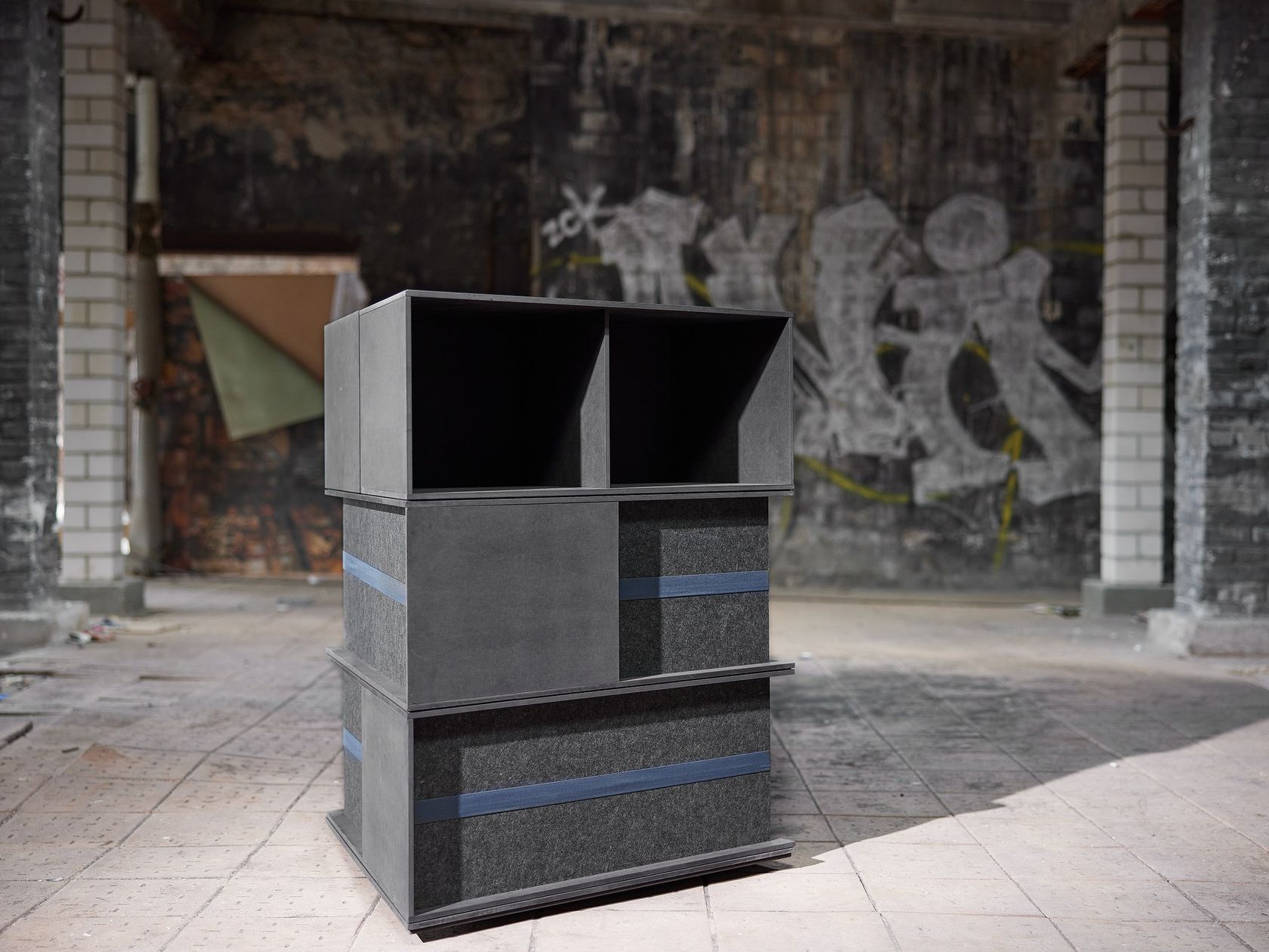 STEPUP Modular podium By werner works | design Kinzo