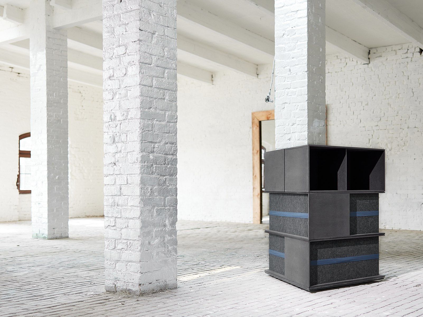 STEPUP Modular podium By werner works | design Kinzo