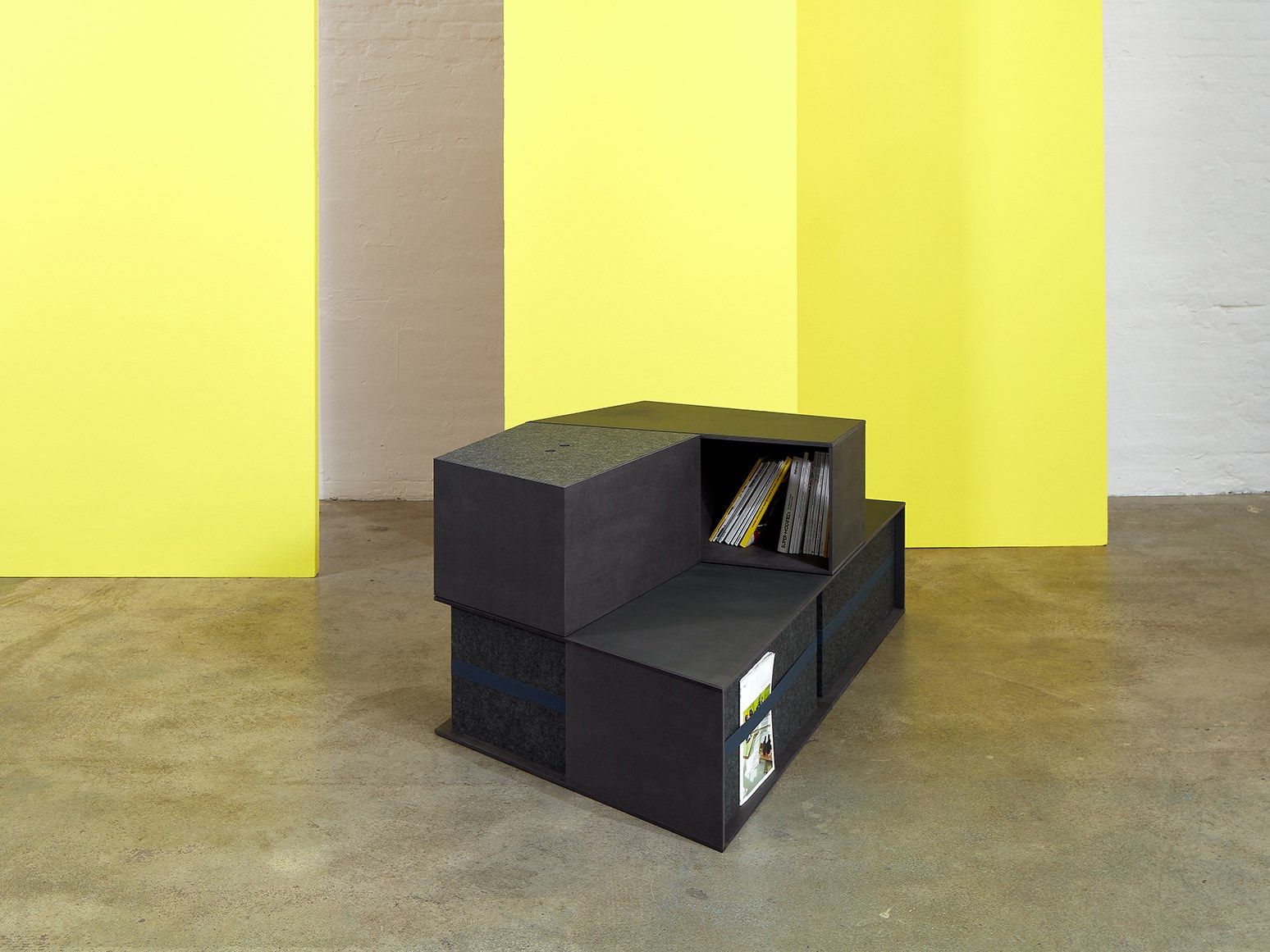 STEPUP Modular podium By werner works | design Kinzo