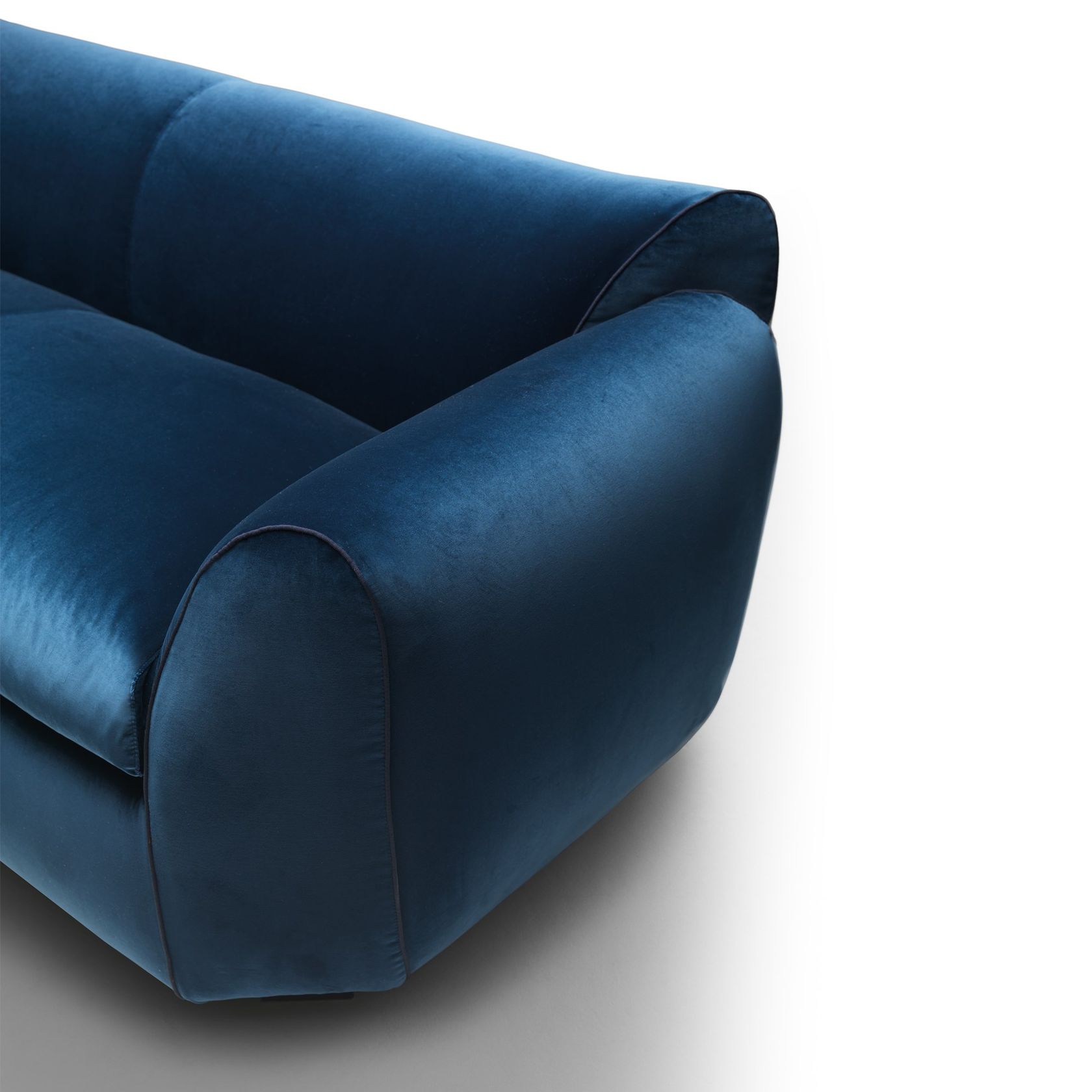 SEXY BEAST Sofa By EPÒNIMO