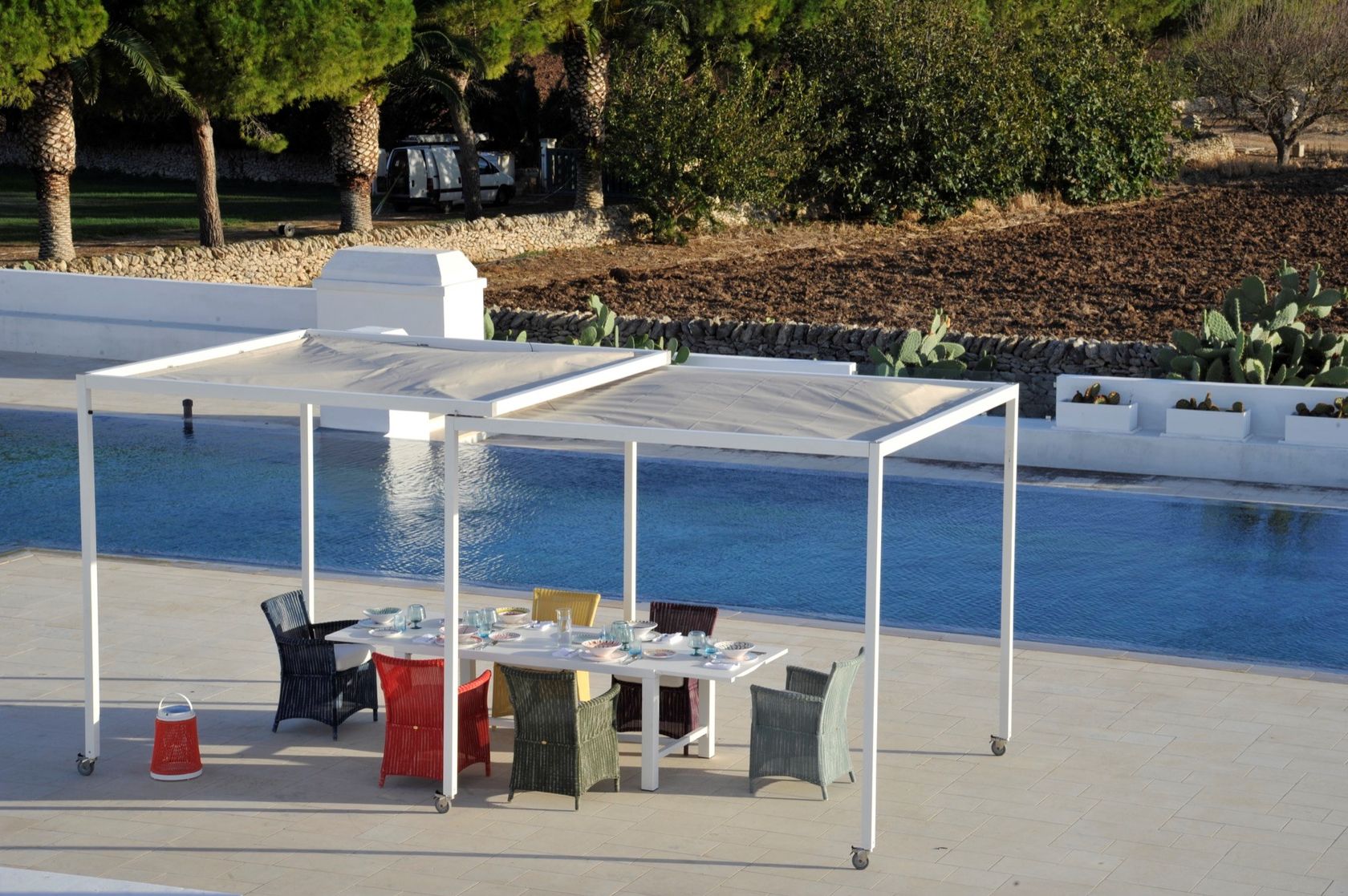 SHIBUYA Freestanding aluminium pergola By Unopiù | design Ferruccio Laviani
