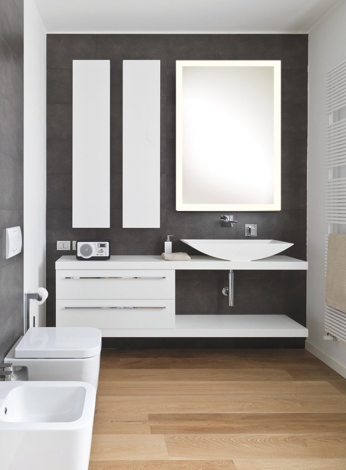Mirror with integrated lighting SIDELIGHT By Top Light