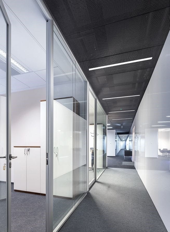 Panel para techos suspendidos fonoabsorbente SIERRA OP By Armstrong