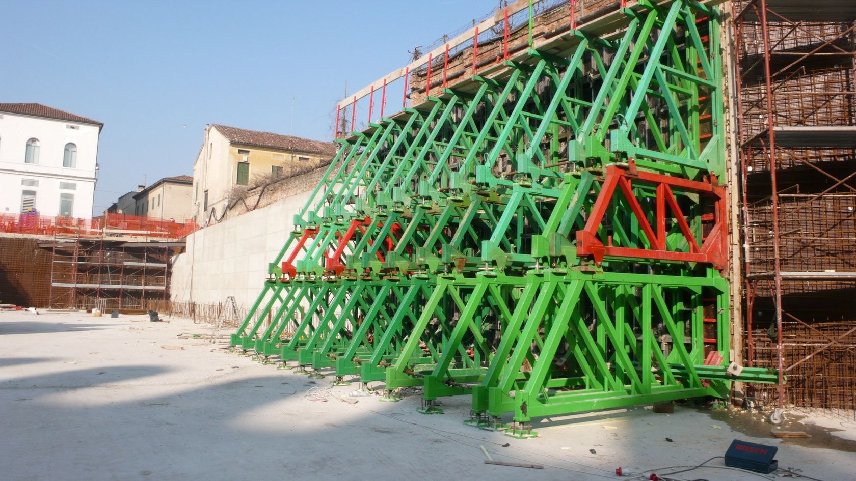 Formwork and formwork system for concrete SINGLE-SIDE WALL SYSTEM HEAVY ...