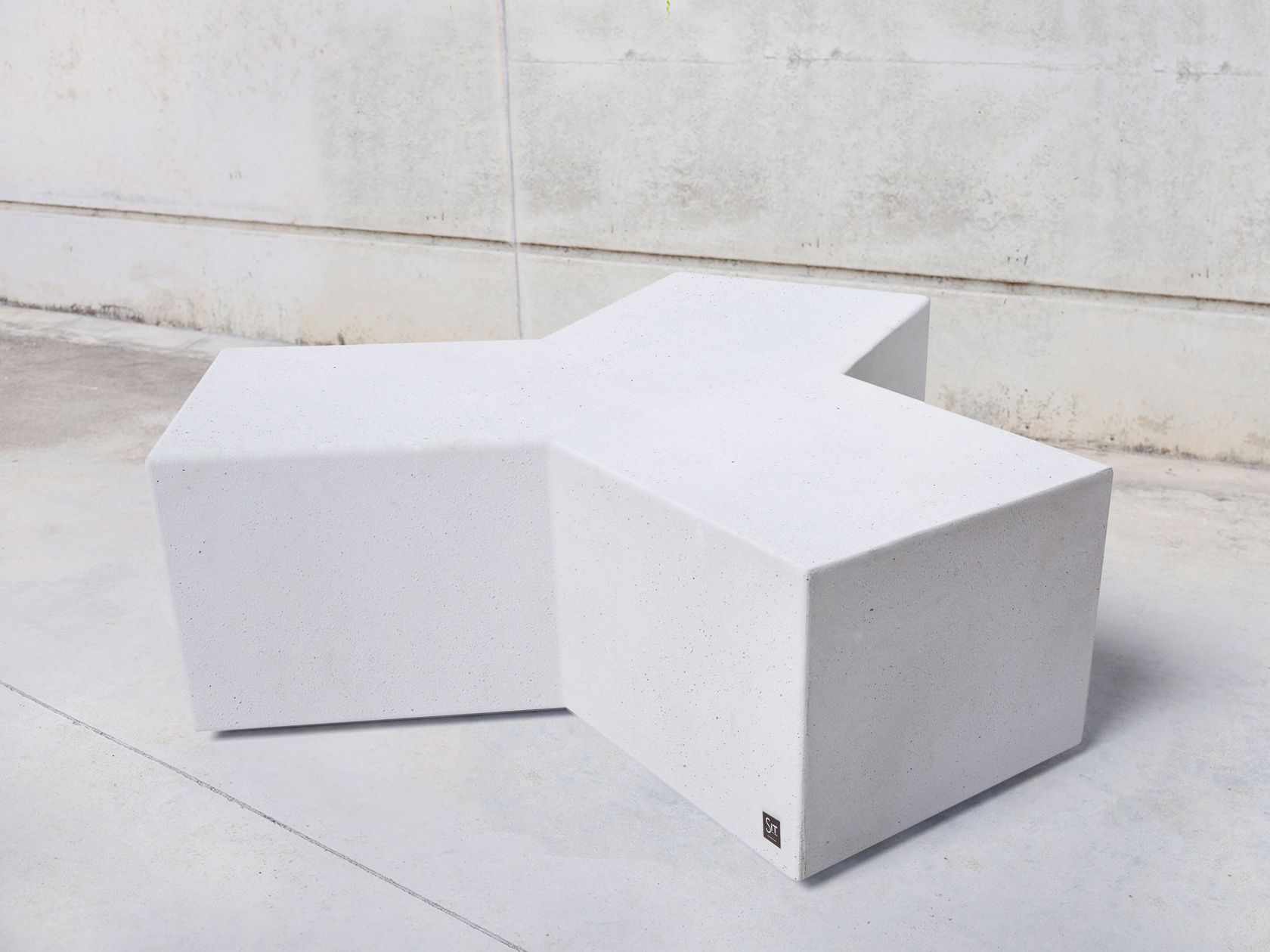 BOX TO BOX Modular backless concrete bench By SIT | design João Carvalho