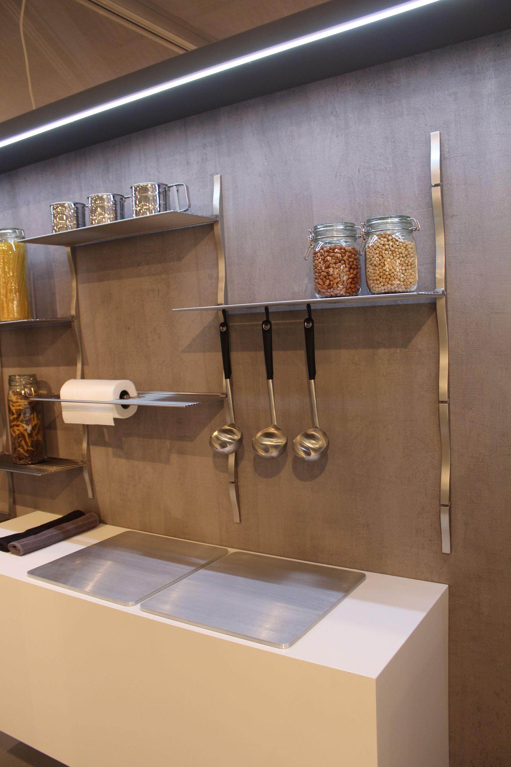 System for kitchen accessories SKYLINE KITCHEN By Cosma