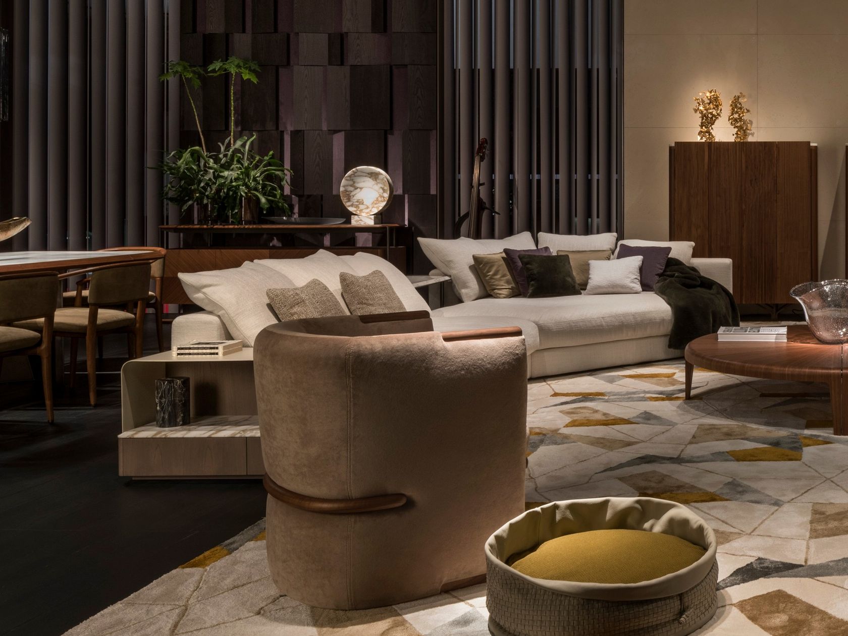 SKYLINE Modular leather sofa with chaise longue By Giorgetti | design ...