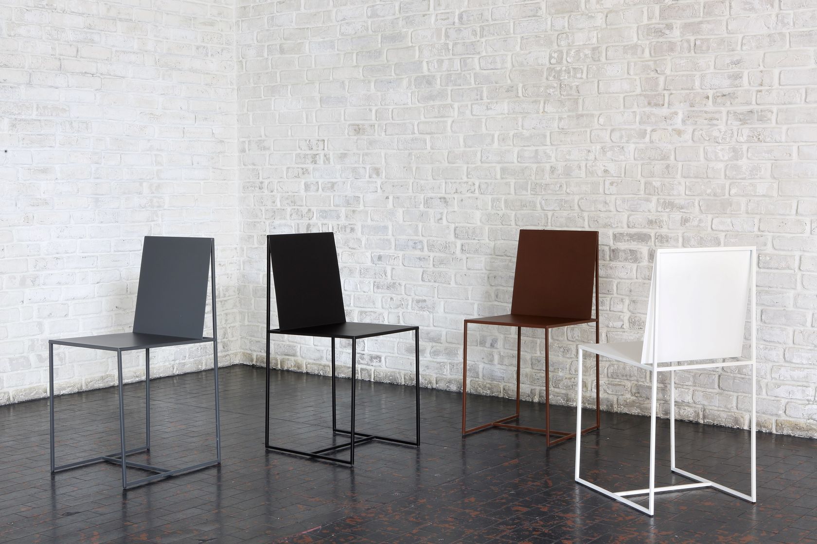 SLIM SISSI Chaise en métal enduit By Zeus | design Maurizio Peregalli