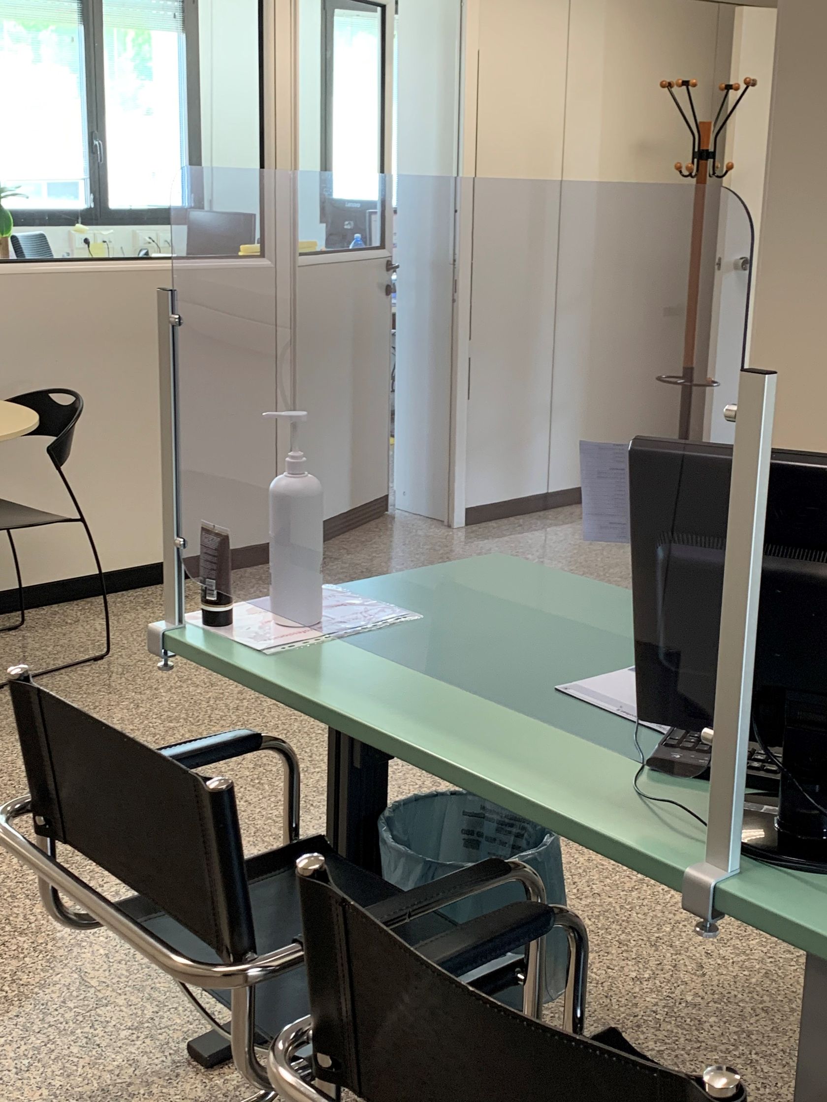 SLIM | Methacrylate protective barrier Desktop barrier By STUDIO T