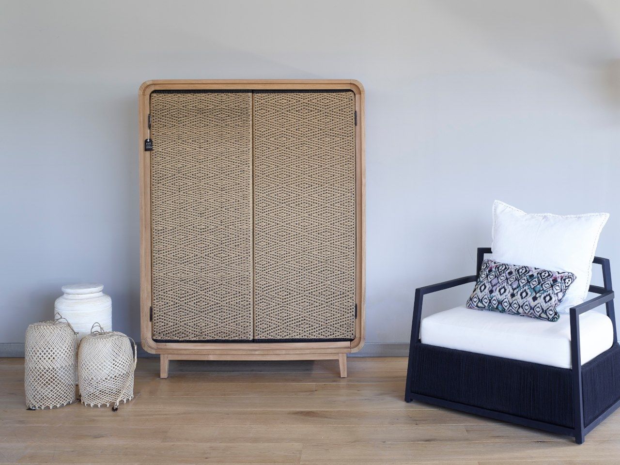 SLIM | Wardrobe By mary& design Gian Paolo Venier