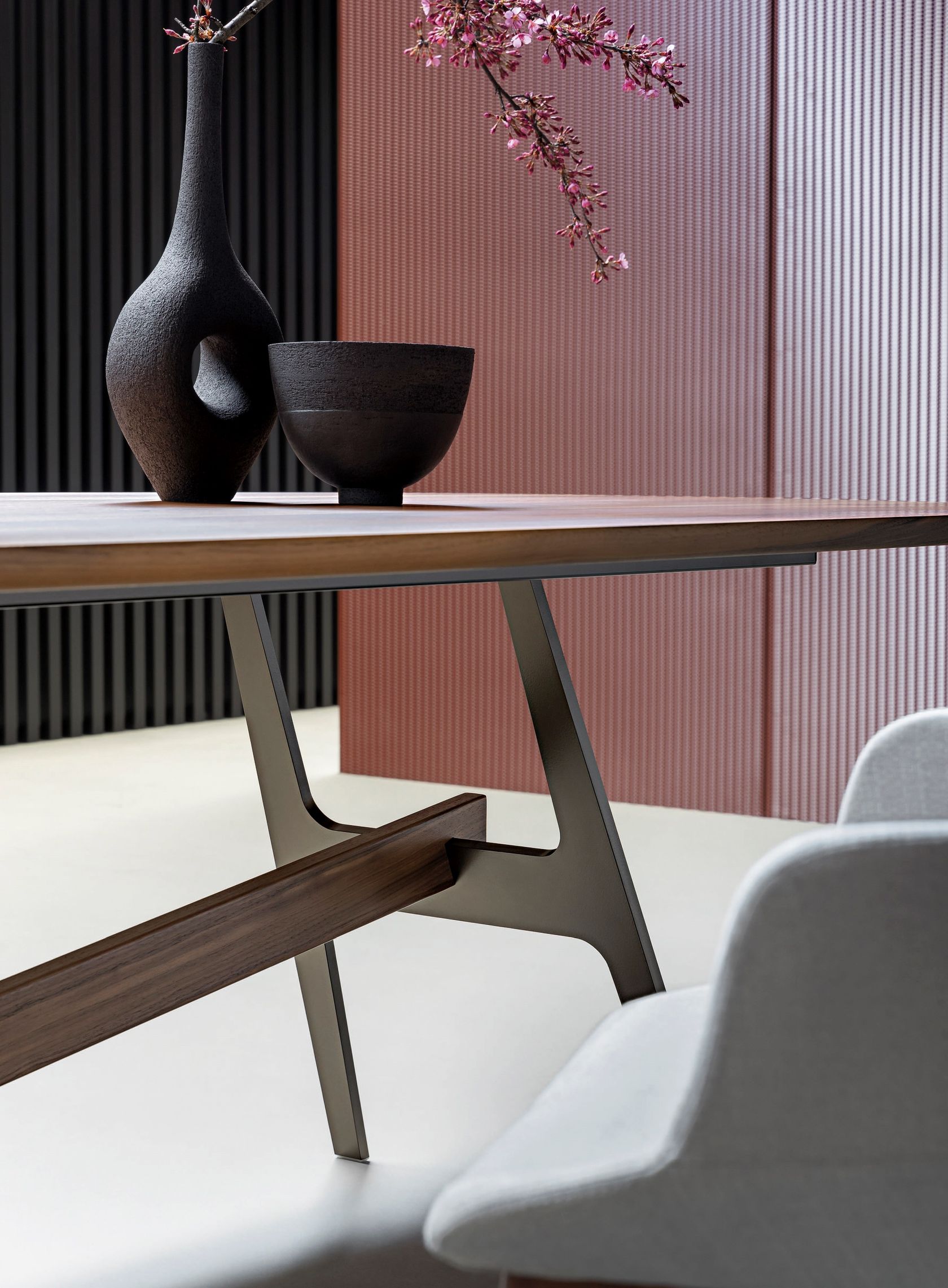SLOT Barrel-shaped table By Bonaldo | design Giuseppe Viganò
