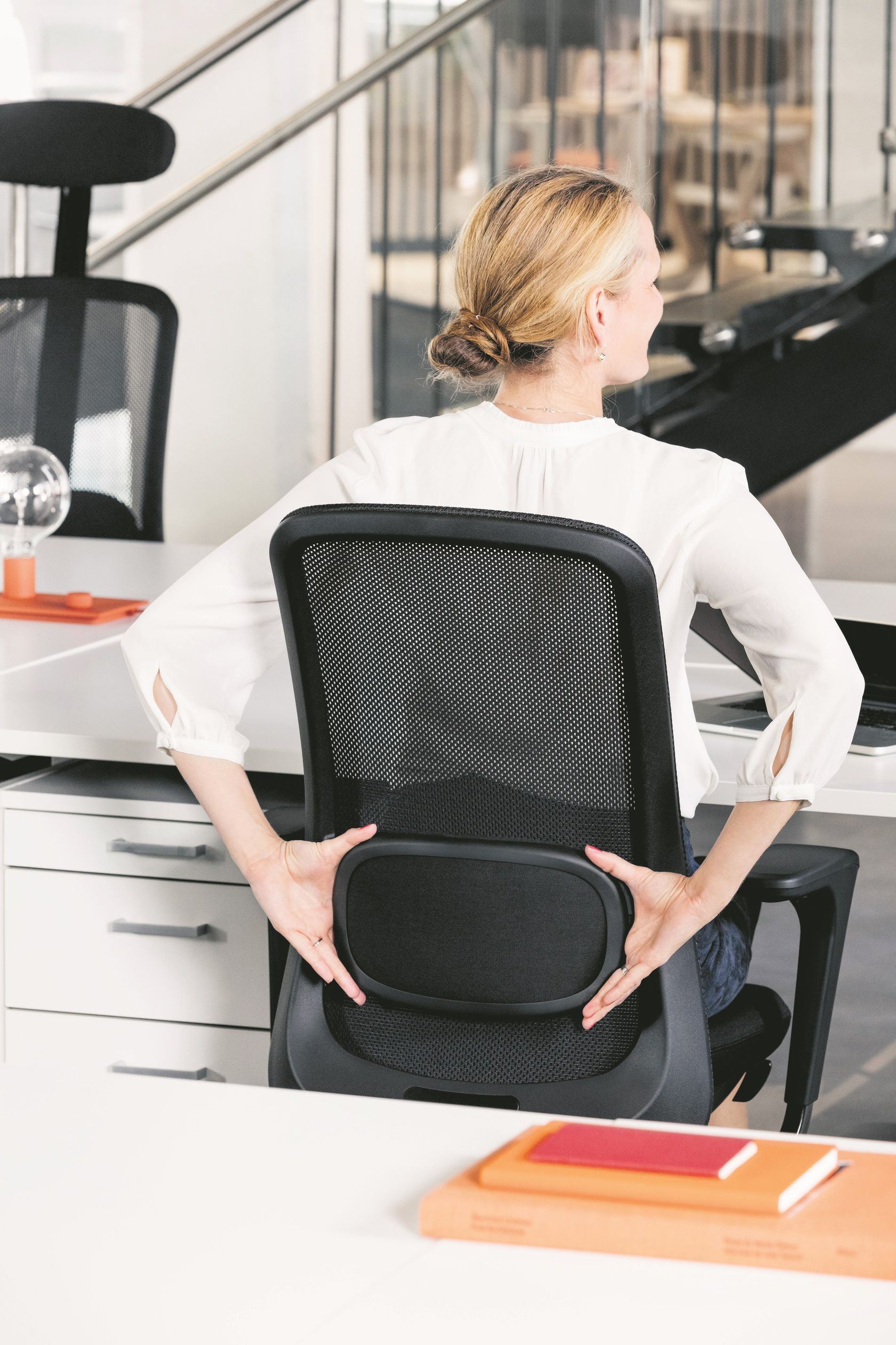 SOFI MESH Fabric office chair with 5-Spoke base with headrest By HÅG
