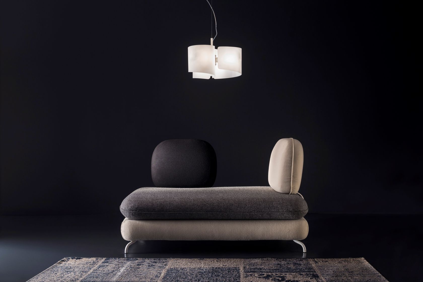 FORME Fabric day bed By Matrix International | design DIDA