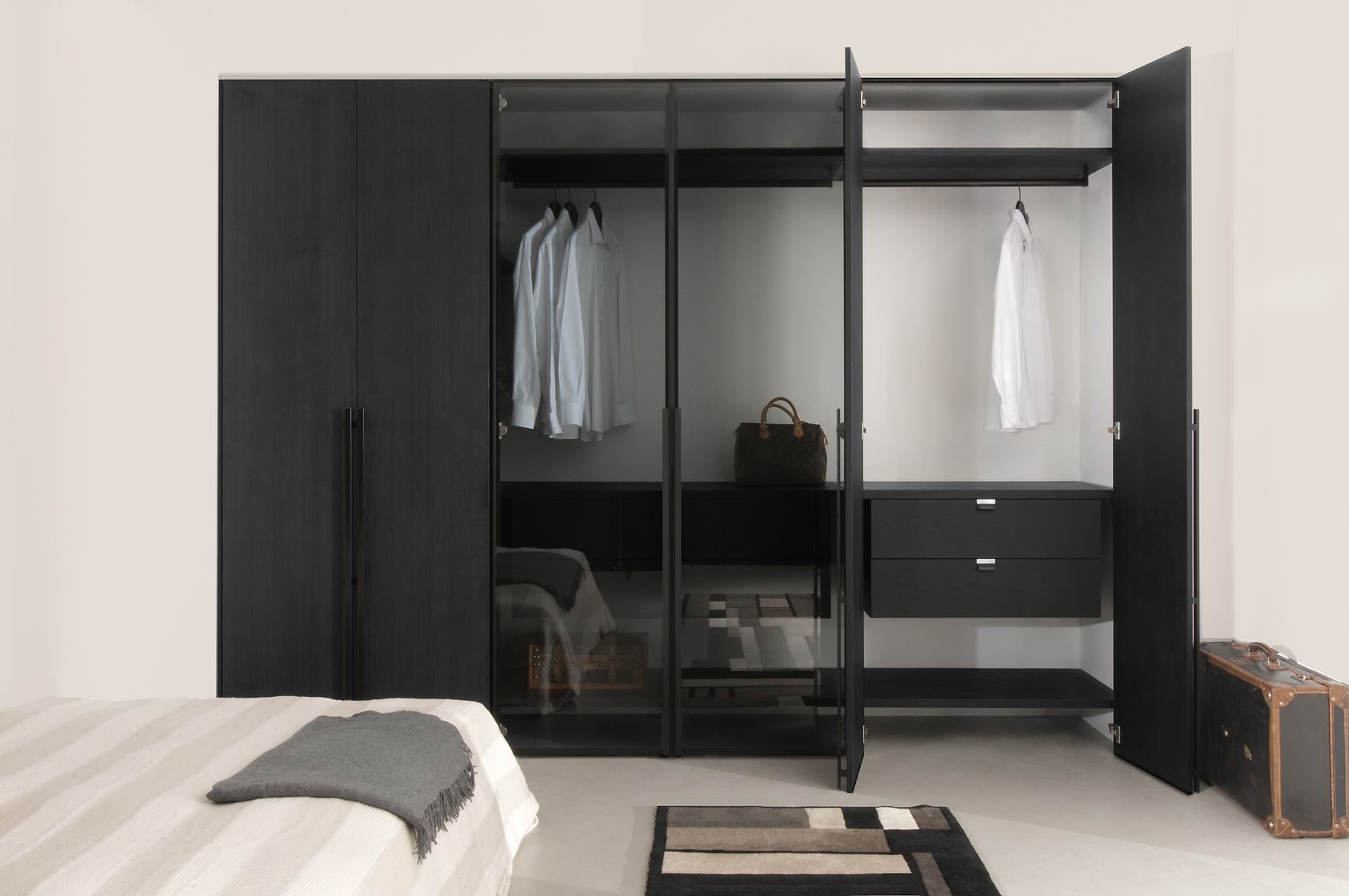 SOLO | Walk-in wardrobe By ALBED by Delmonte