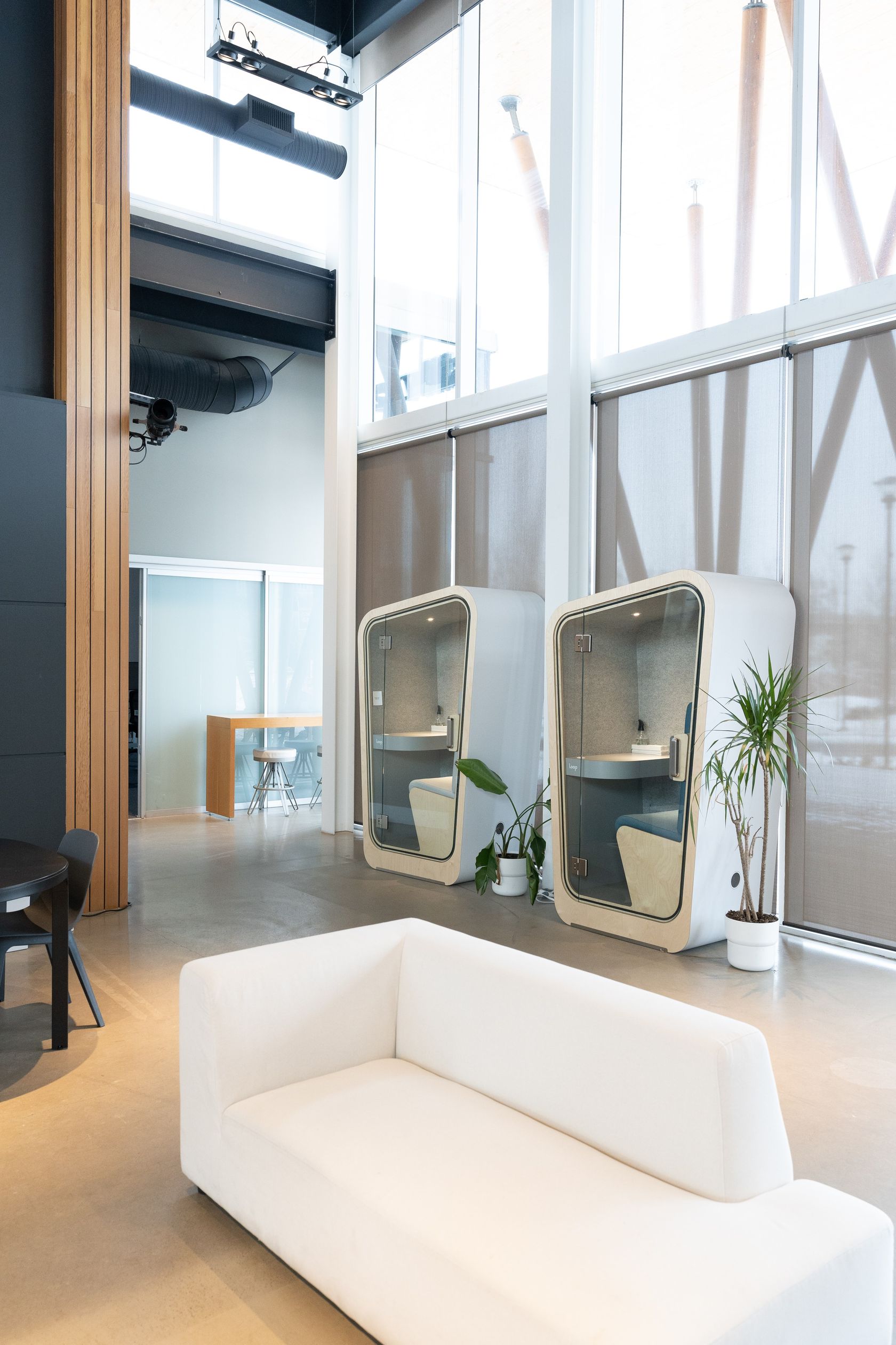 SOLO Office booth By Loop Phone Booths | design Onetwosix