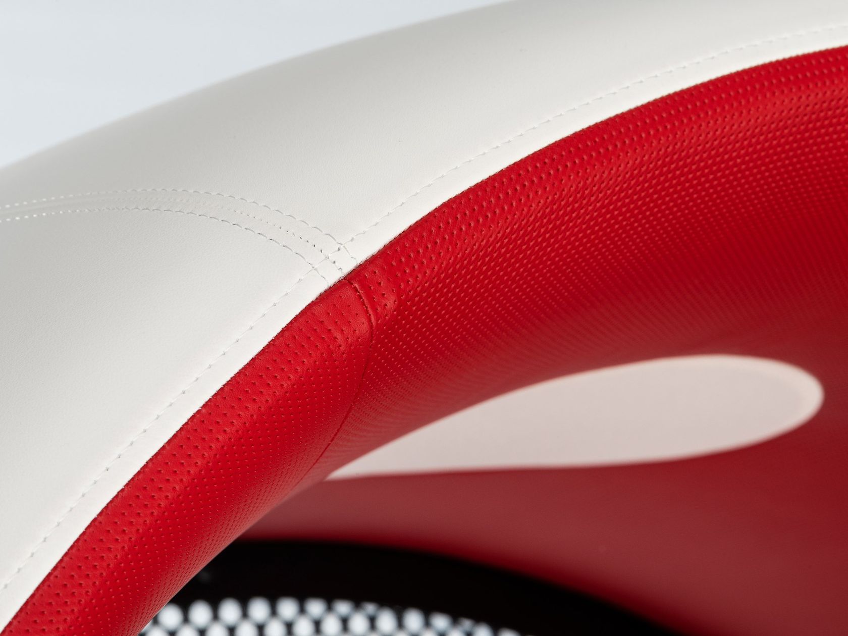 SONIC CHAIR - FIRST CLASS Acoustic armchair with round table By Sonic ...