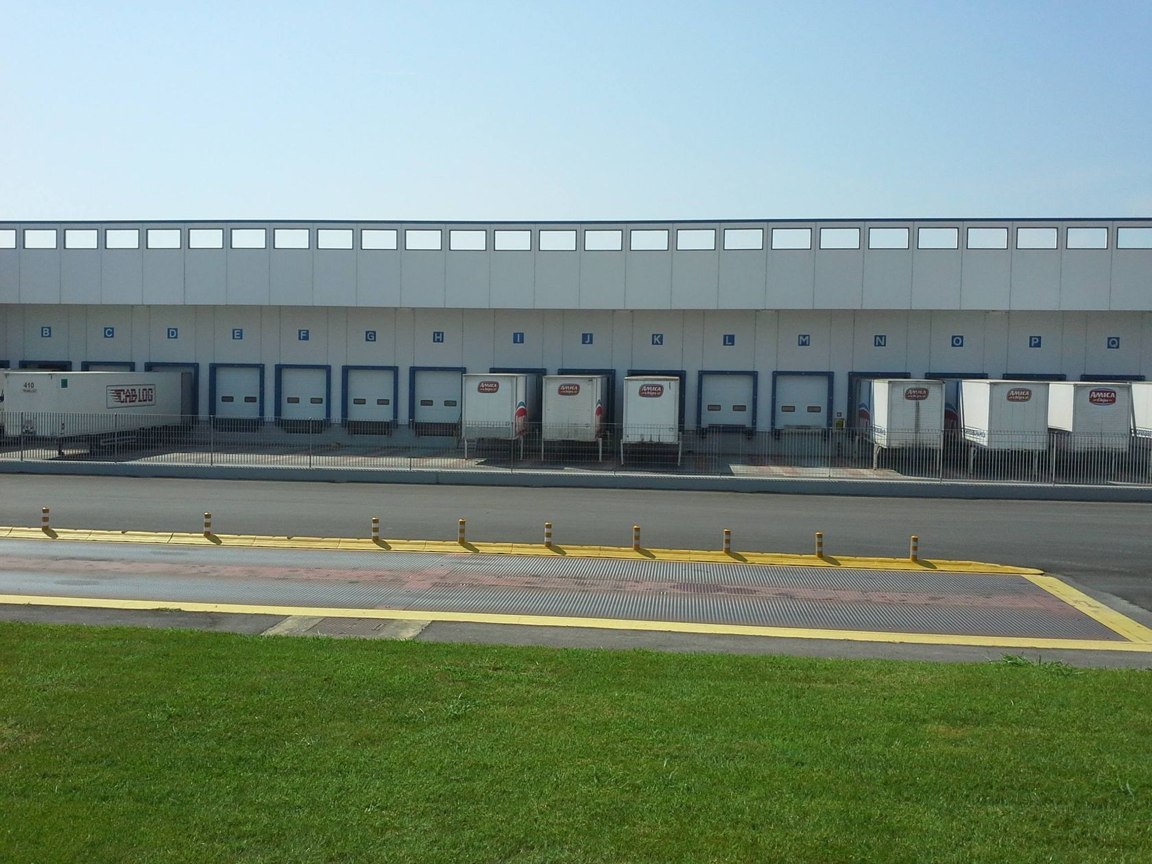 Sectional door SPU F42 By HÖRMANN ITALIA
