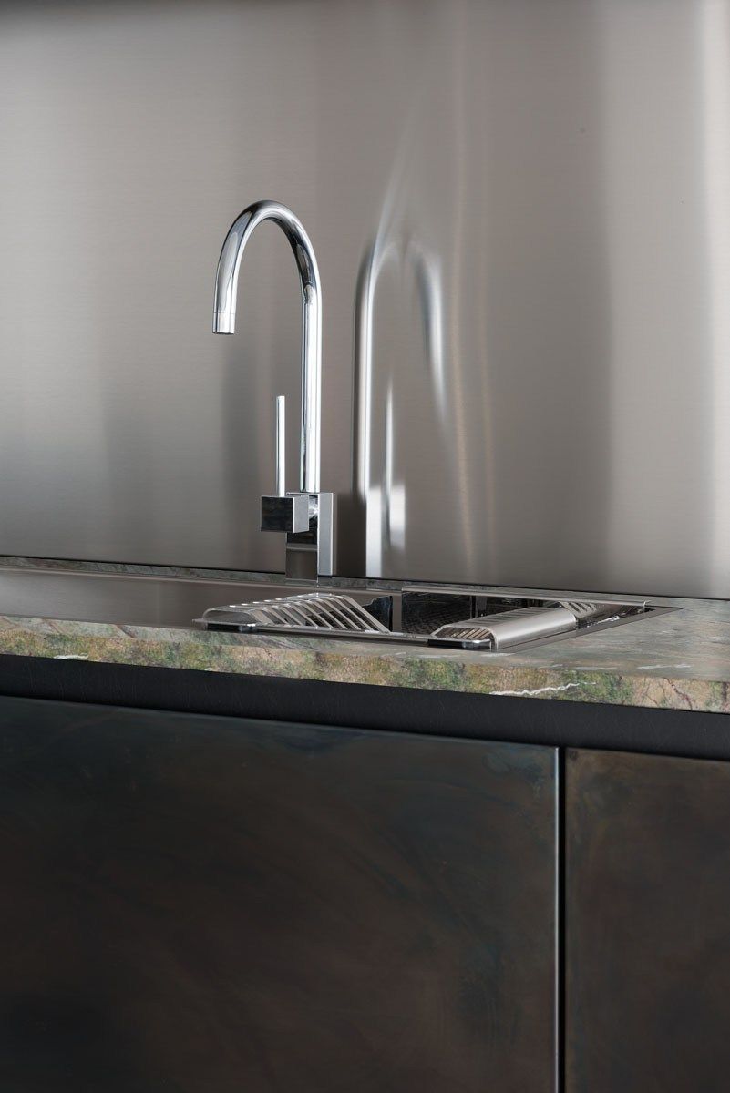 Cucina in acciaio inox con isola SQUARE BRUNITO NERO By Xera by Arex