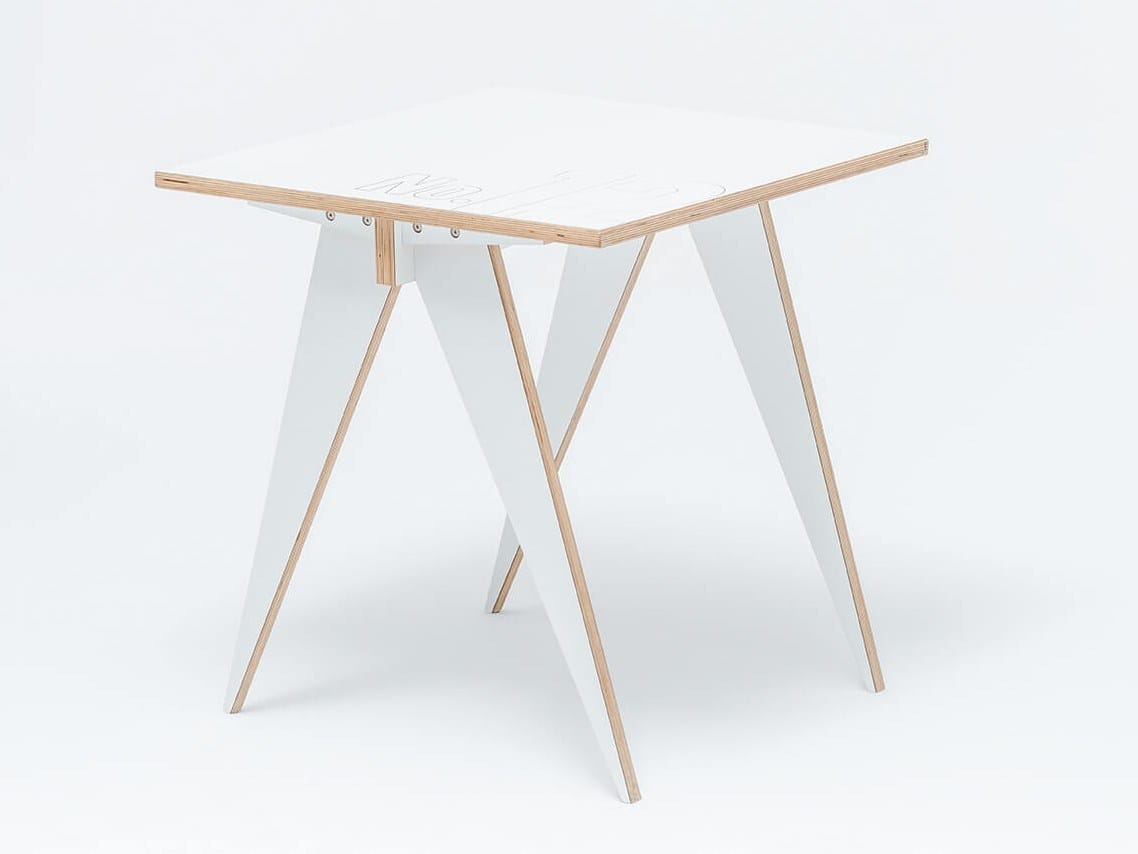 ST 12 | Tisch aus Schichtholz Quadratischer Tisch aus Schichtholz By ST ...