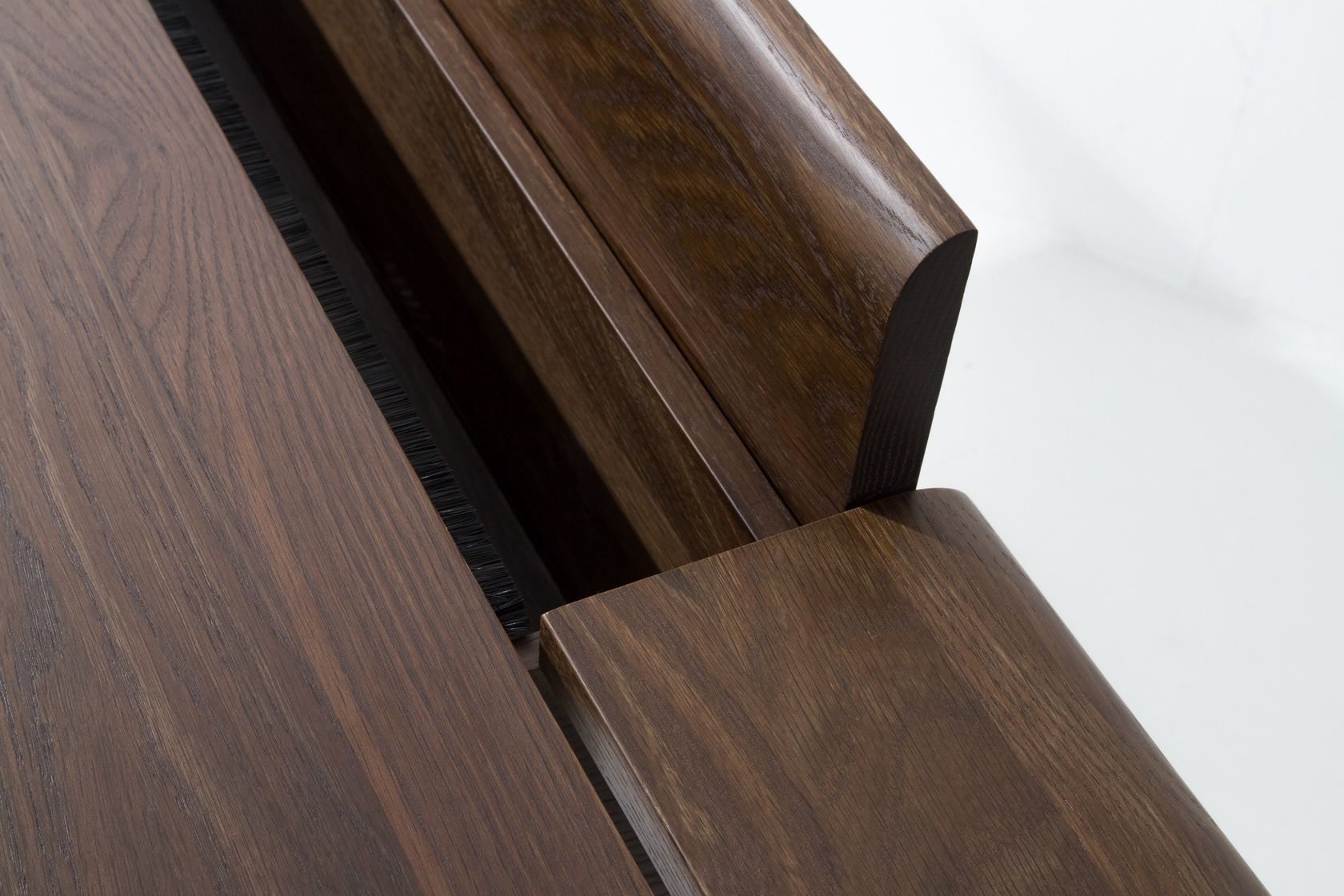 STACKING | Writing desk By District Eight