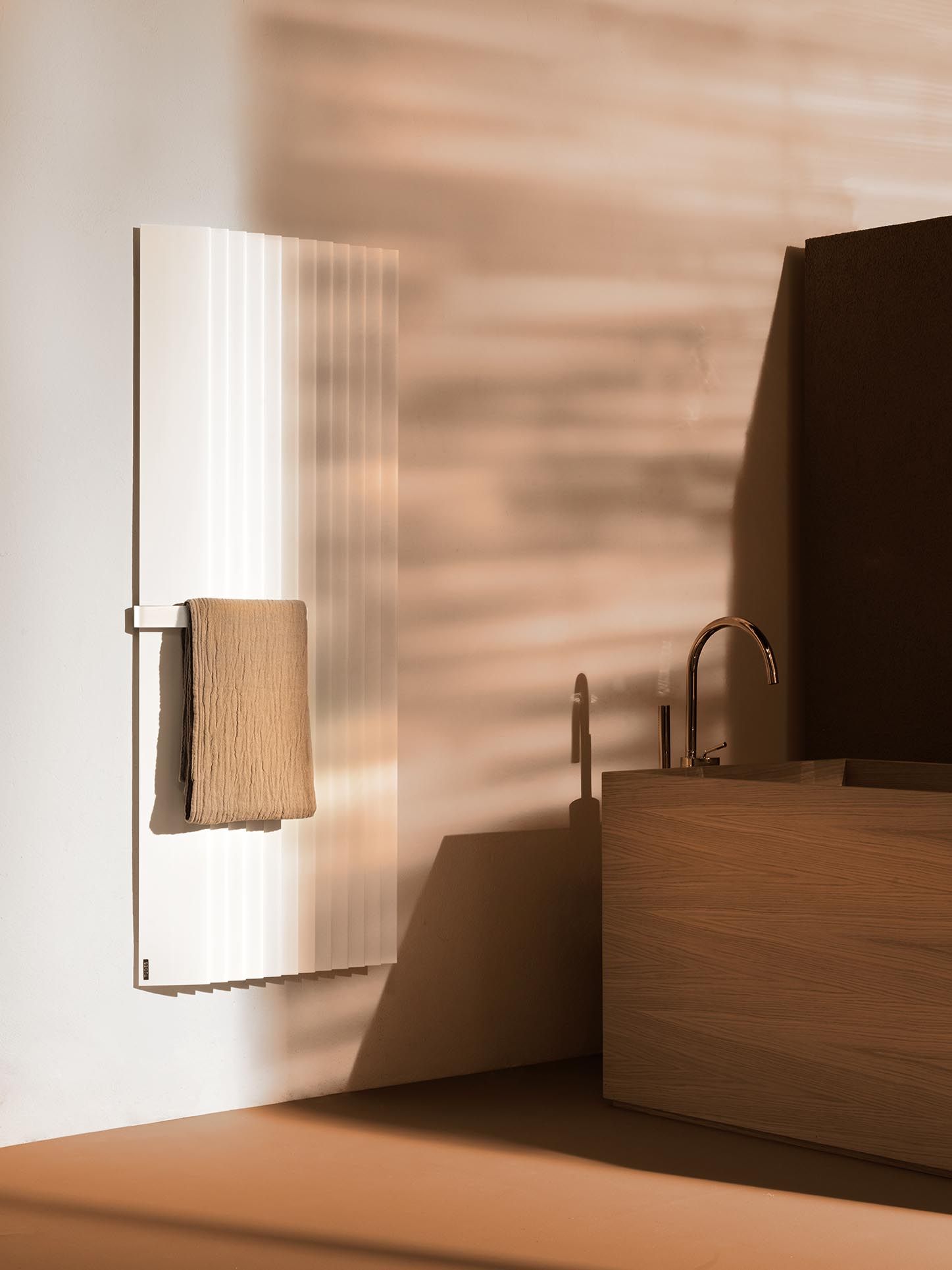 STEP-BY-STEP Dual energy extruded aluminium decorative radiator By ...