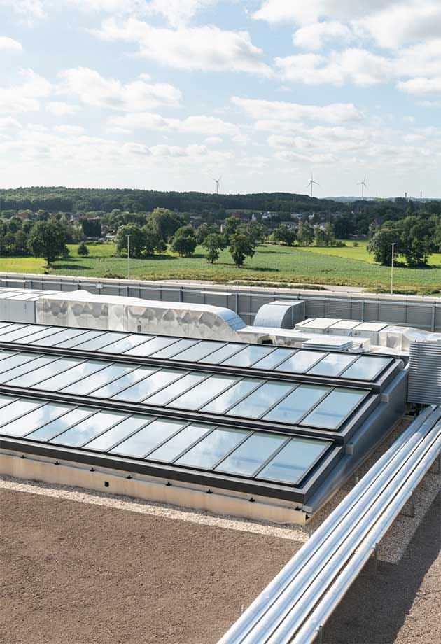 Glass and steel roof window STEP LONGLIGHT/RIDGELIGHT By Velux Commercial