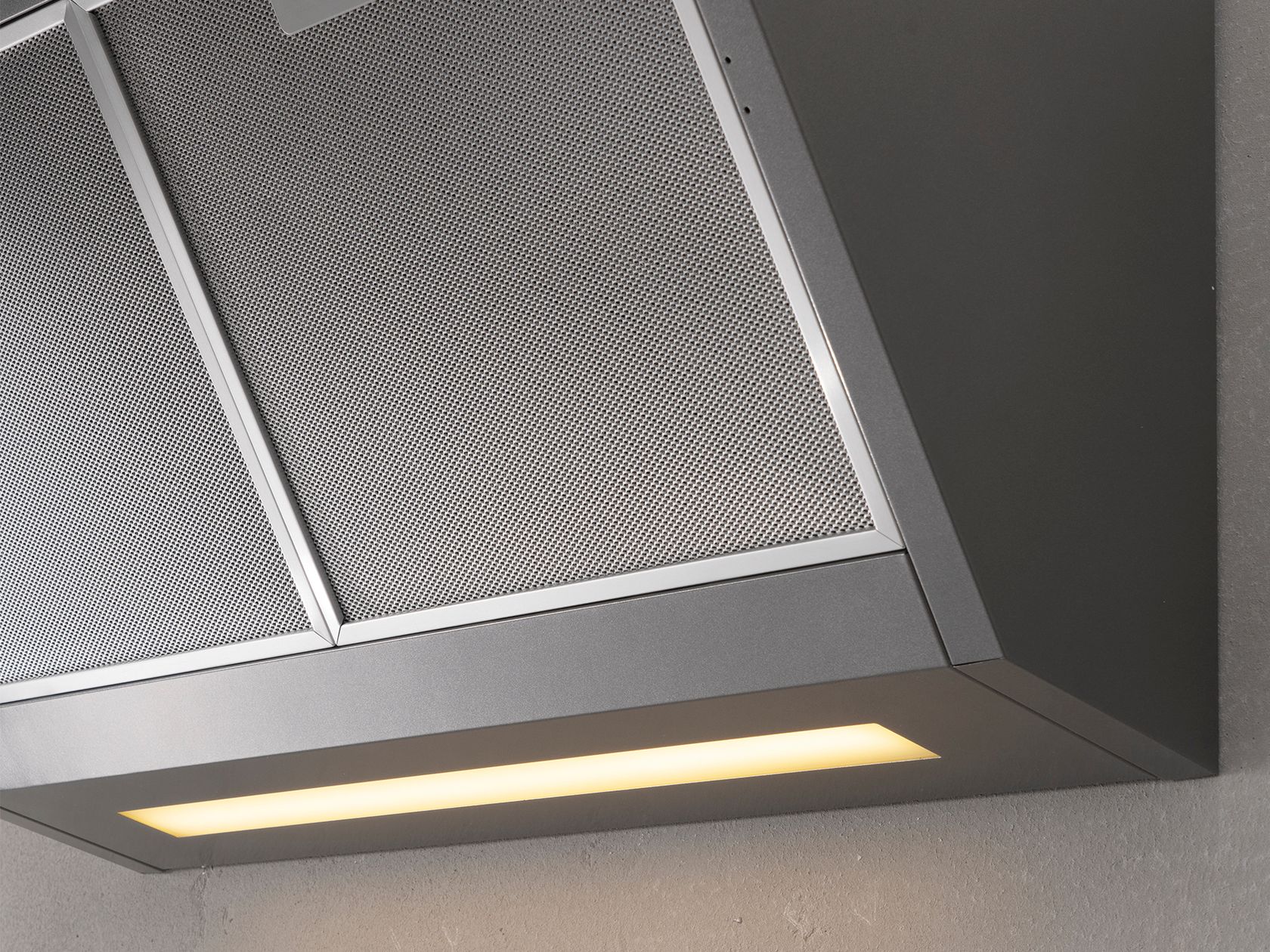 Wall-mounted cooker hood with touch controls 3474 STRONG By Silverline