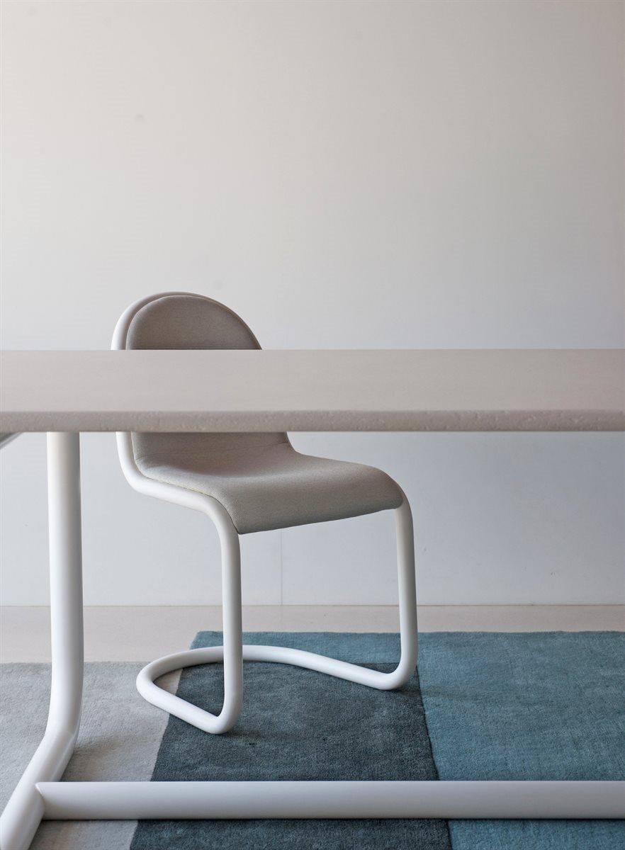 STRONG Sled base steel chair with integrated cushion By Desalto ...