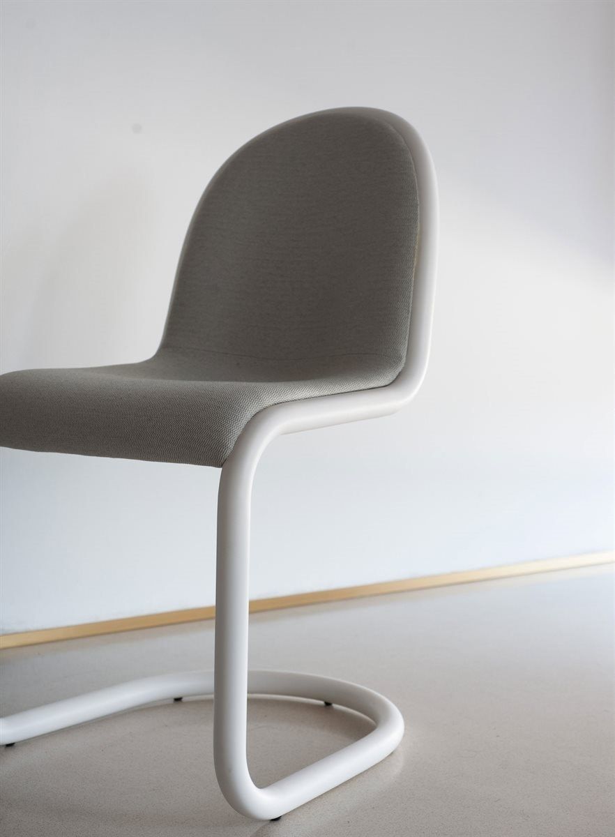 STRONG Sled base steel chair with integrated cushion By Desalto ...