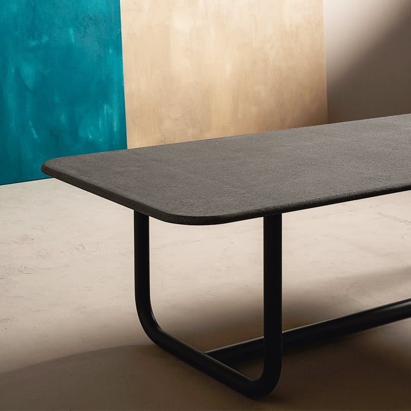 STRONG | Table By Desalto design Eugeni Quitllet