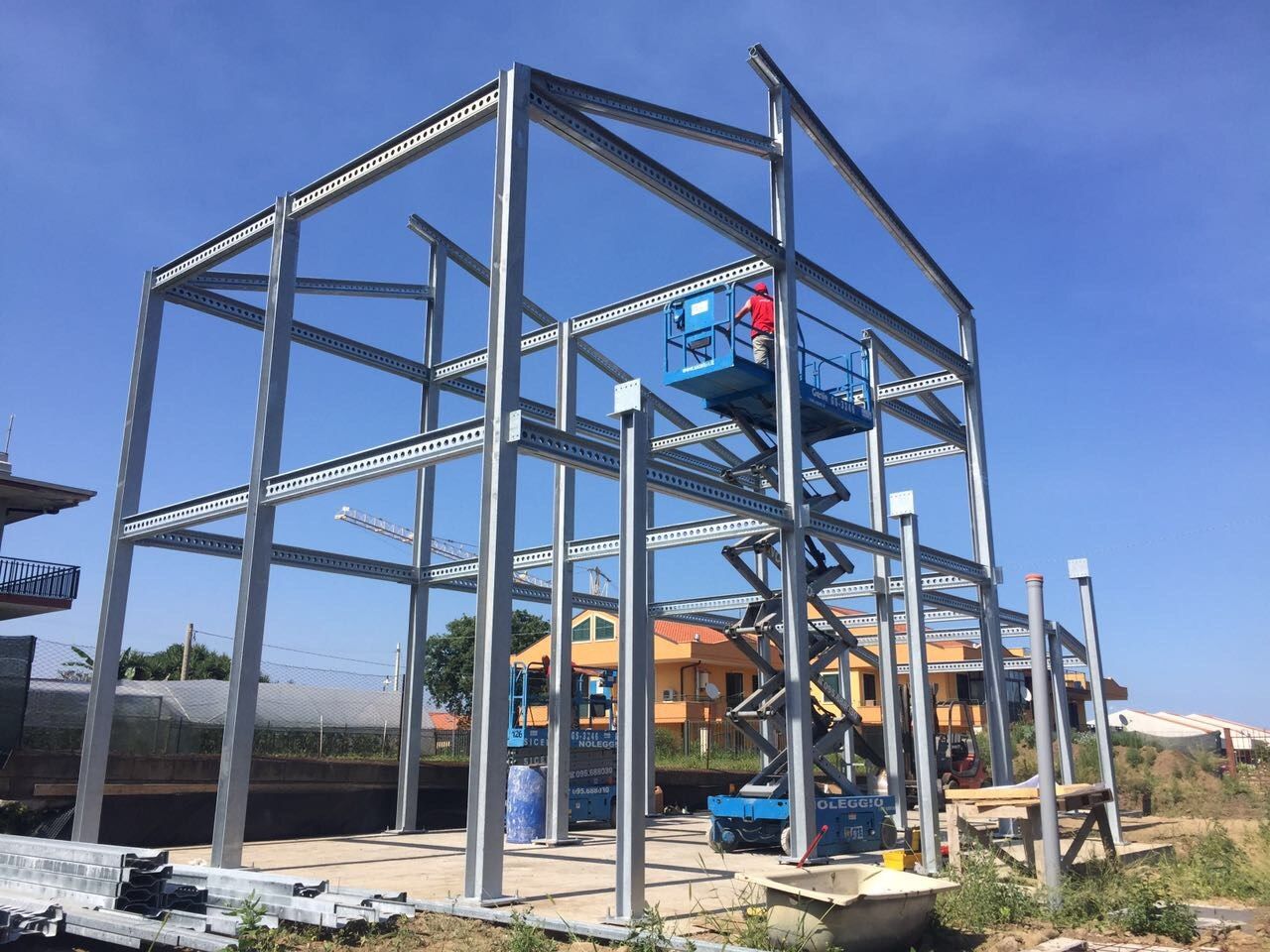 Structural steel beam, column, and section STRUCTURA COSTRUIRE By Scaff ...